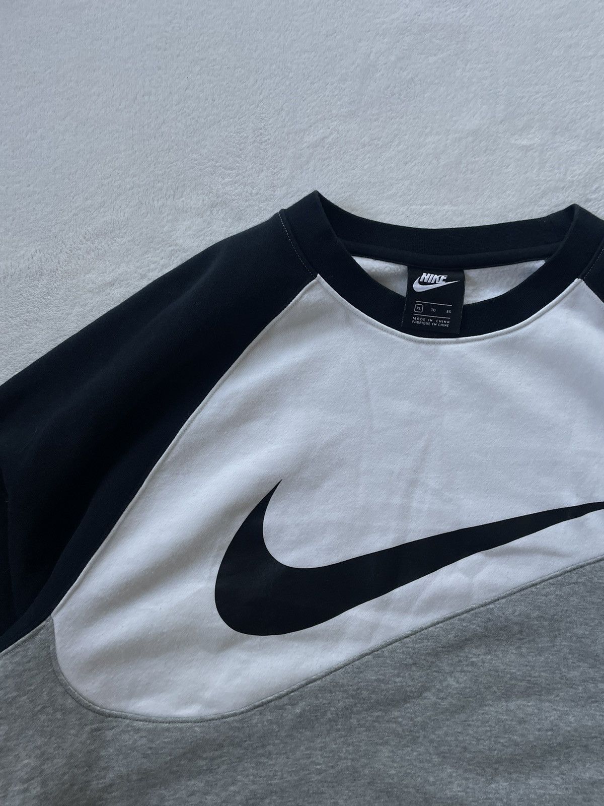 Nike 🗿 NIKE BOXY BIG CENTRAL SWOOSH LOGO Y2K RETRO 90’s CREWNECK | Grailed