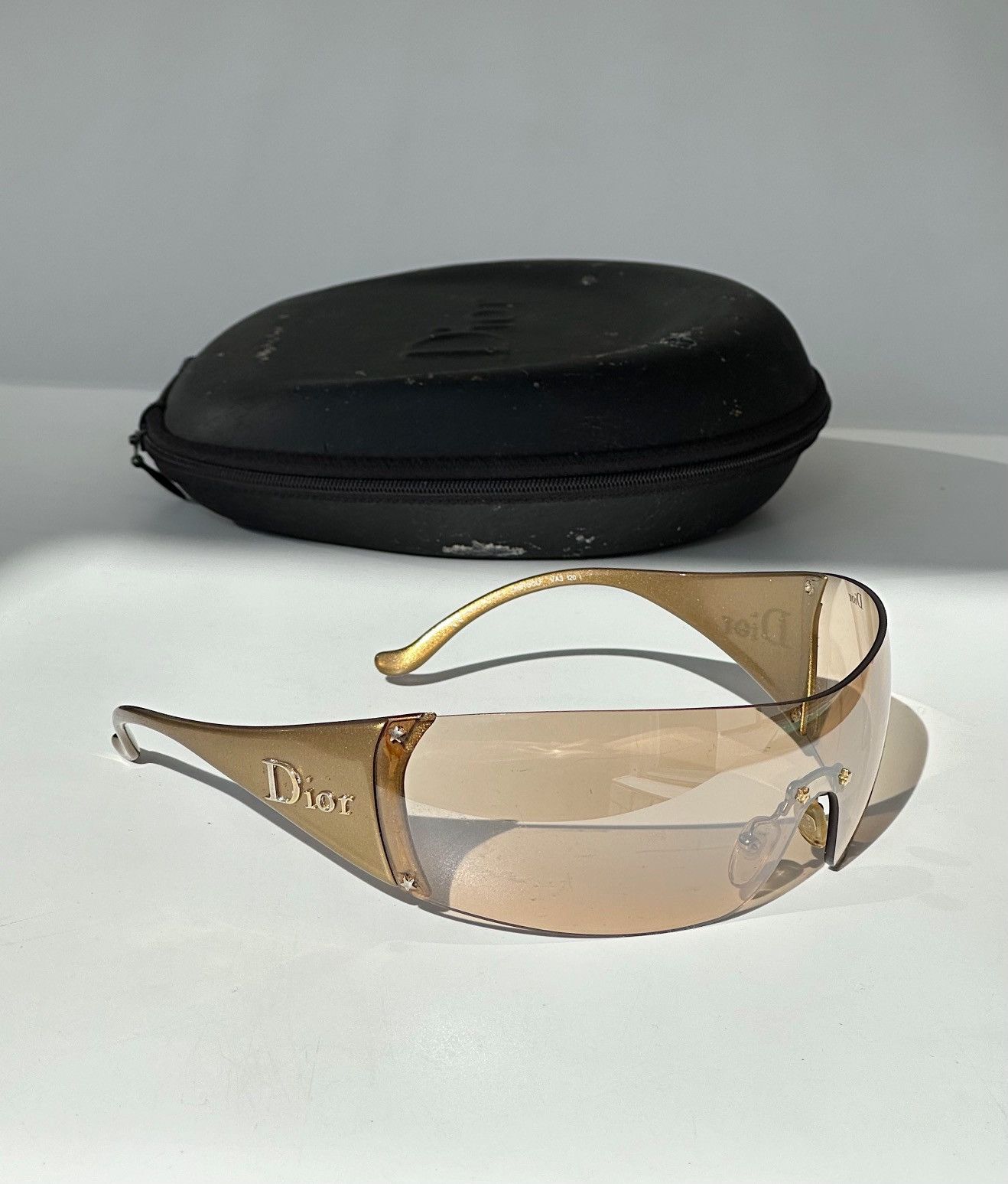 Dior × Streetwear × Vintage DIOR 2004 Golf Wrap Mask Sunglasses golden ...