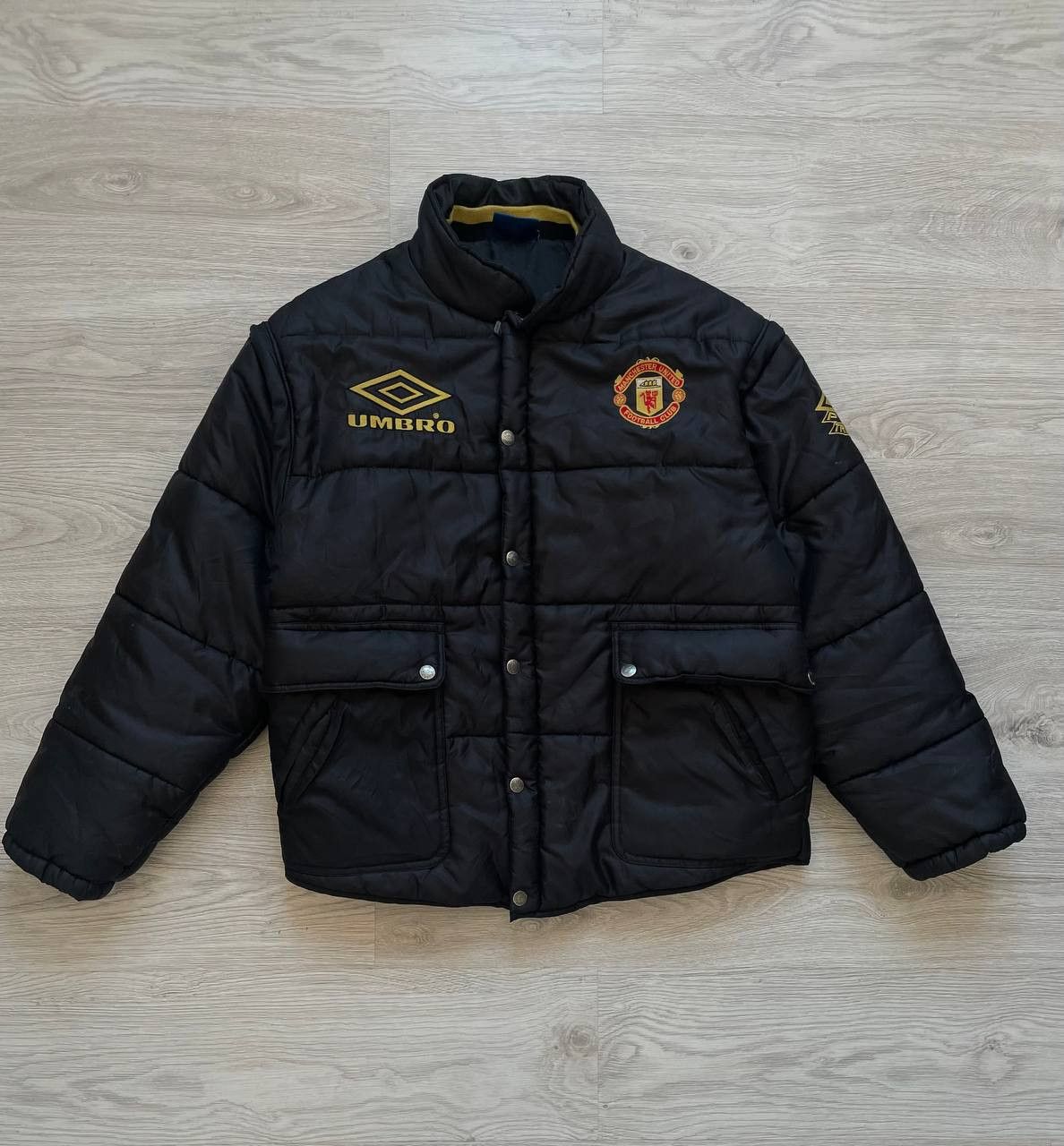 Vintage Manchester United Umbro Sharp puffer jacket football 90s | Grailed