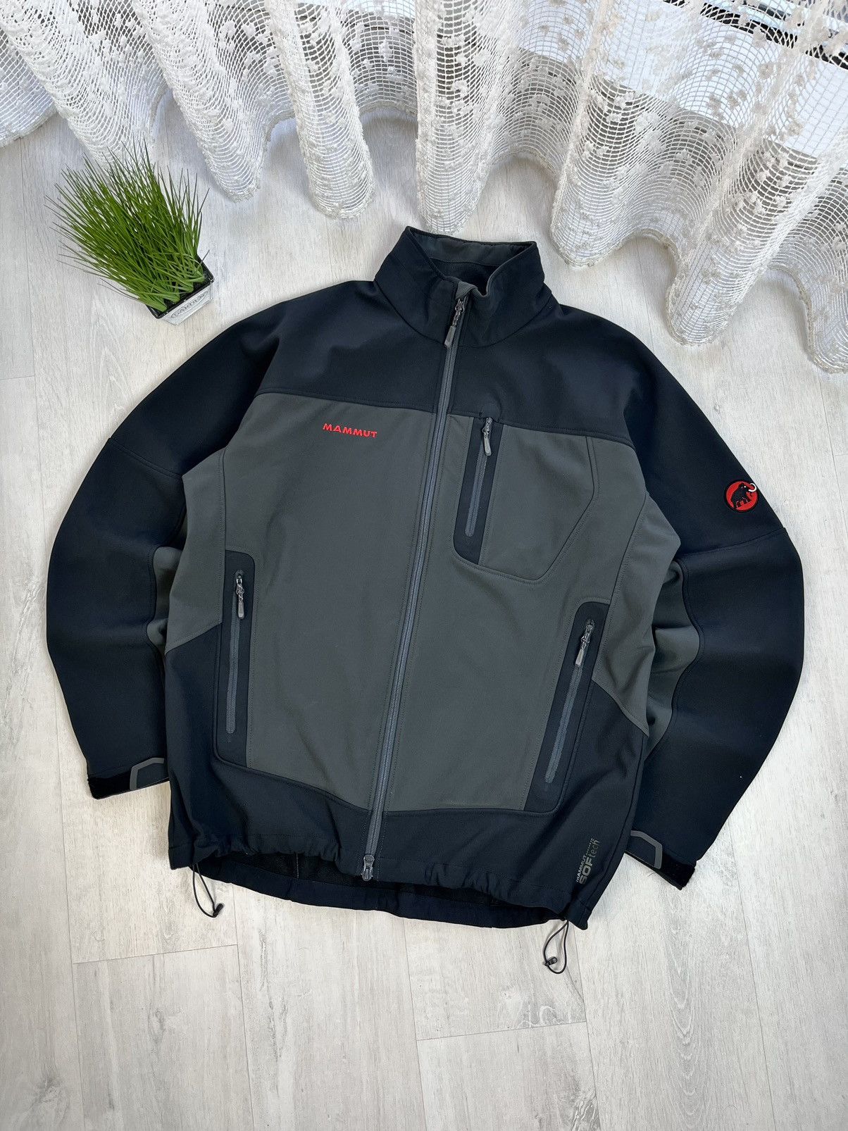 Mammut × Outdoor Life × Streetwear Mammut SoftTech Jacket Waterproof ...
