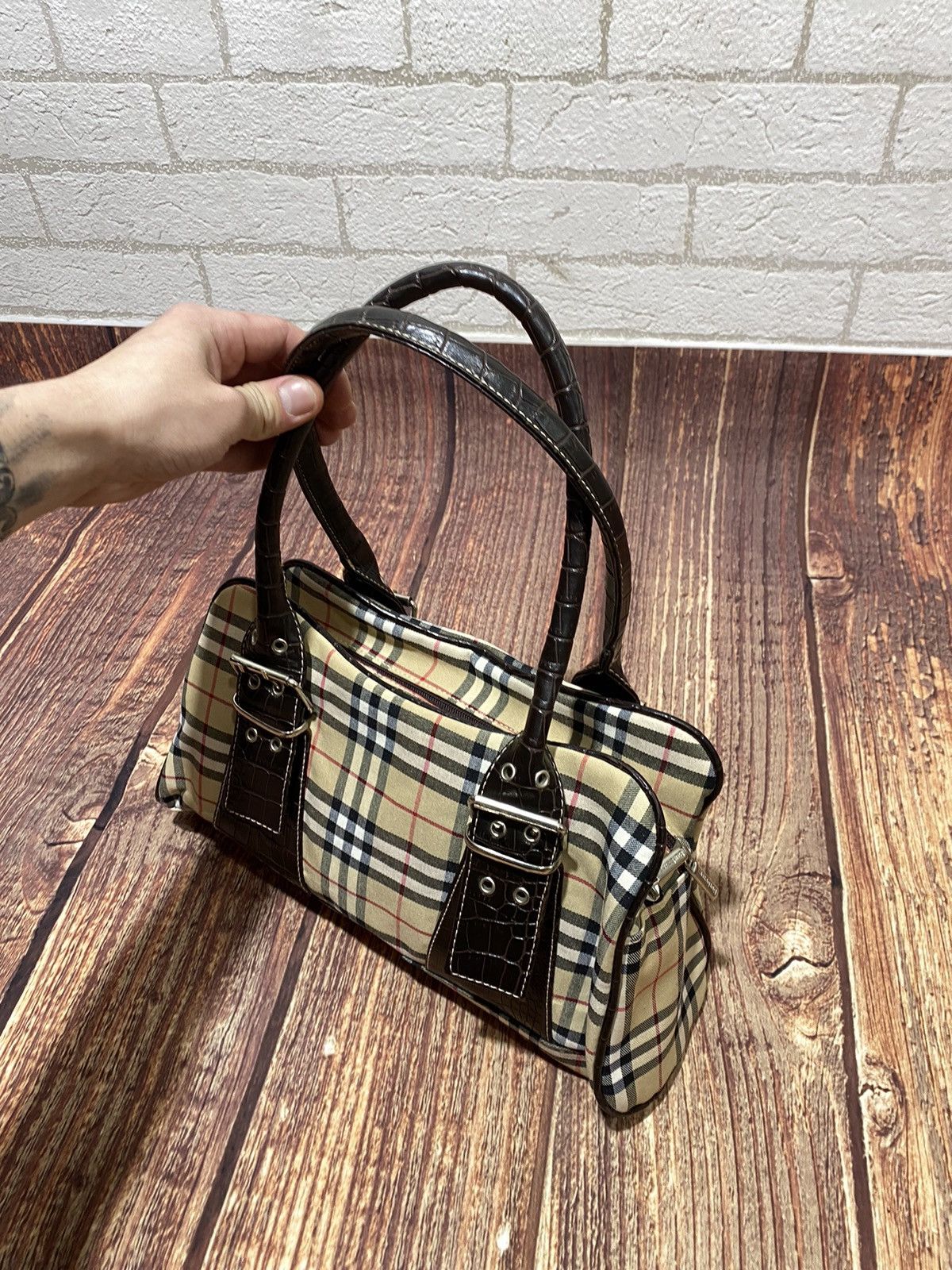 Burberry × Luxury 90s rare pl Burberry Label Nova check Bag mini rare ...