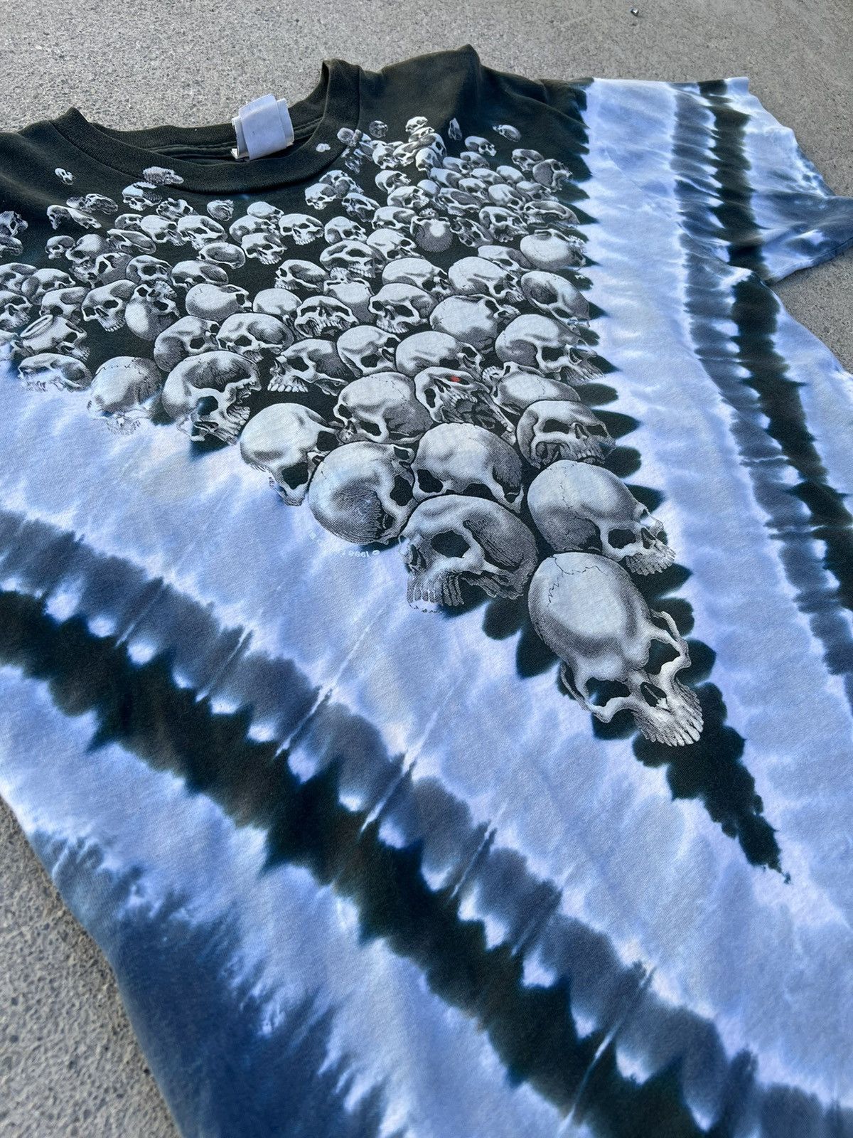 Disney × Rare × Vintage 90s Skull Pile Liquid Blue Tee | Grailed