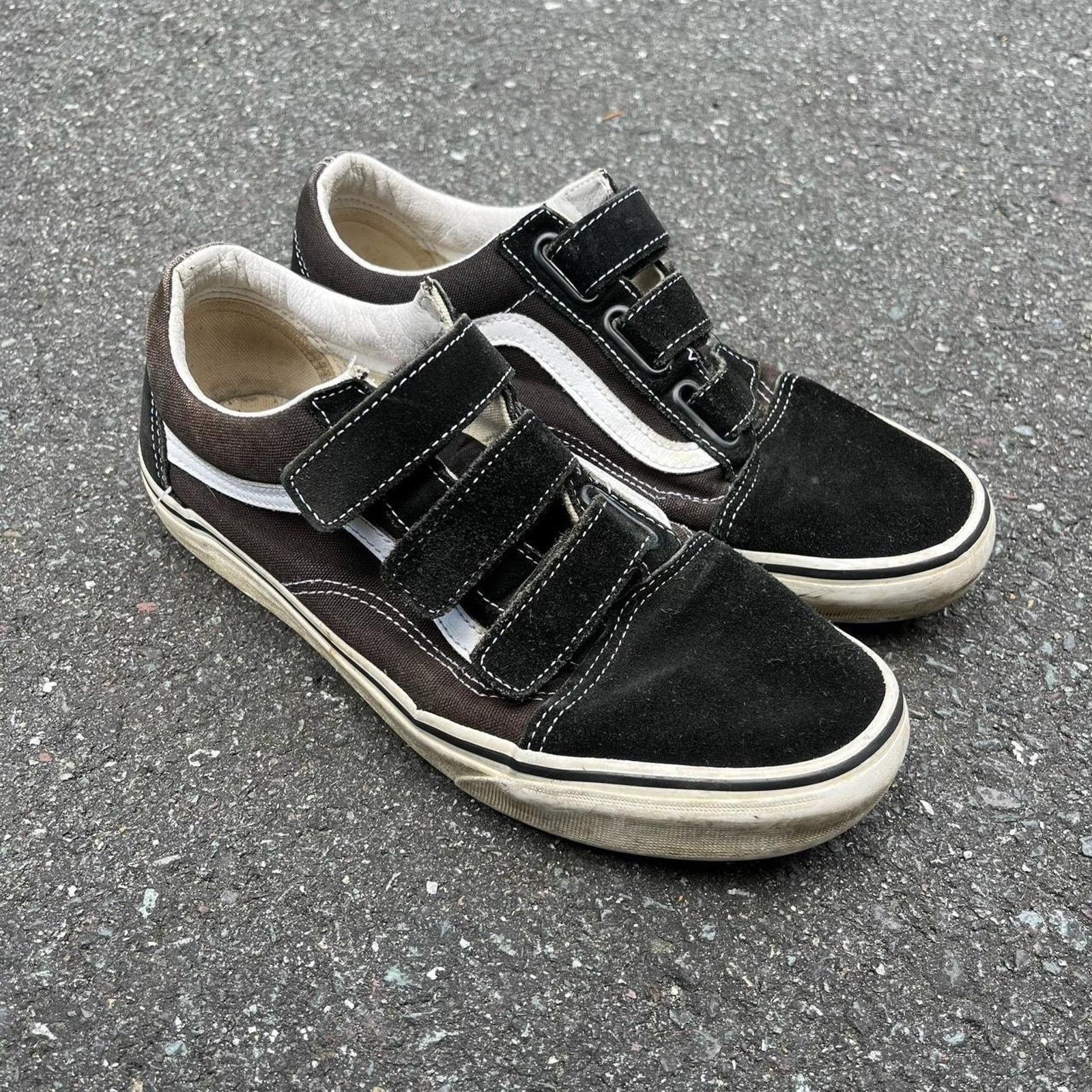 Vintage vintage 2000s black and white strap on skater vans | Grailed