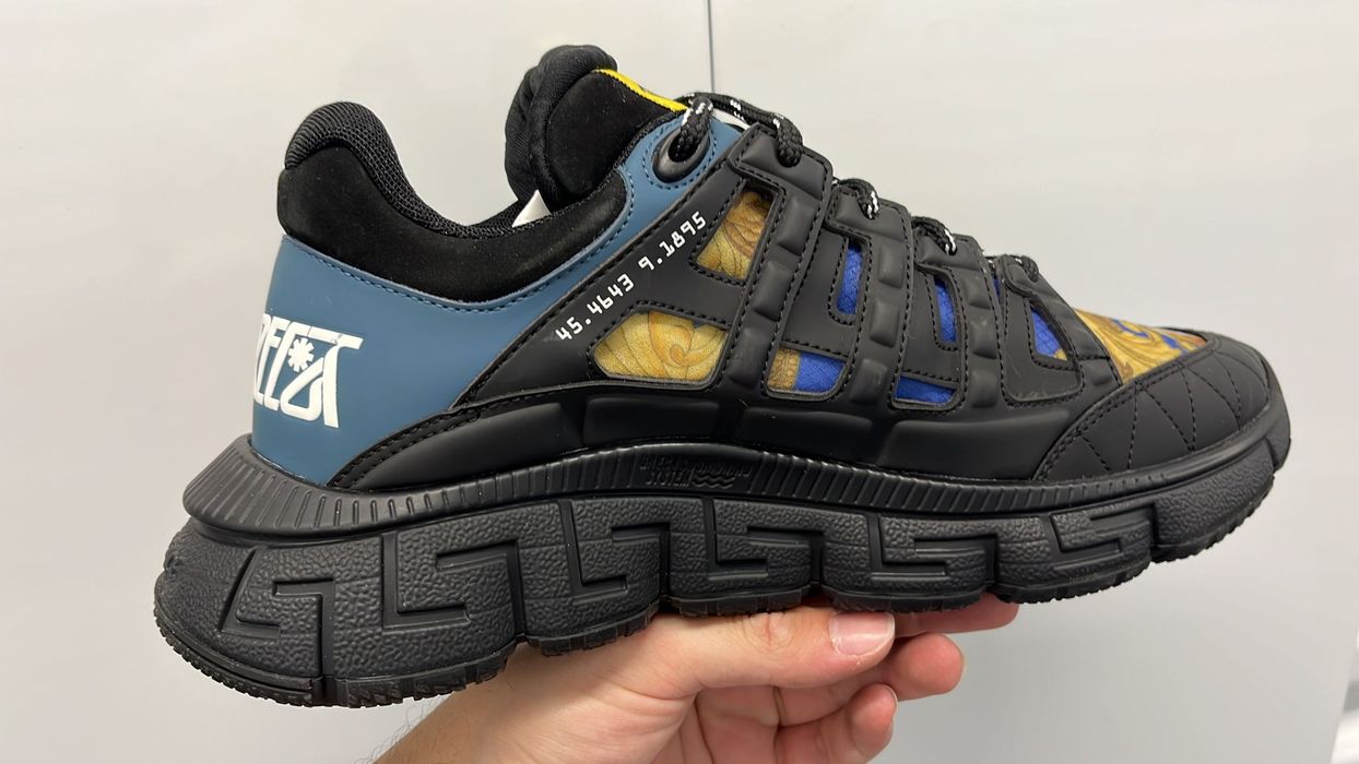 Versace o1sl1vt11023 Trigreca Renaissance-print Sneakers in Black | Grailed