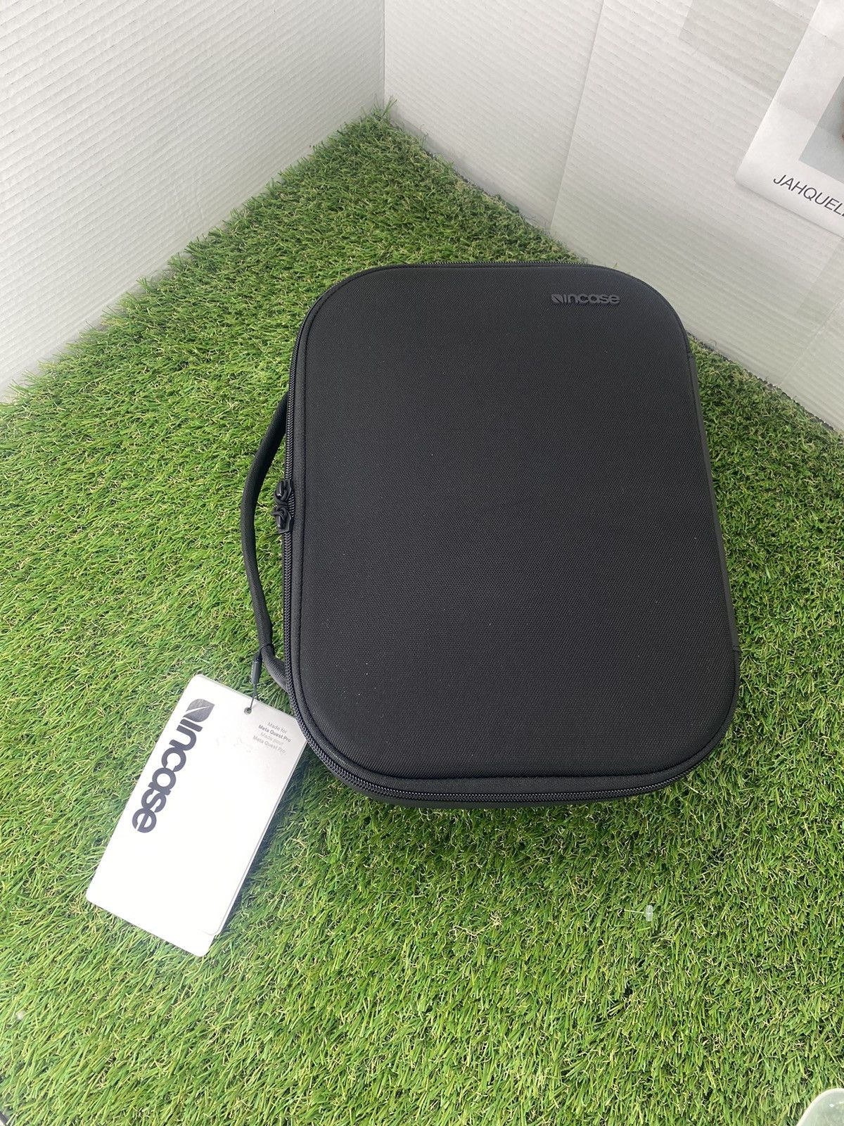 Incase Incase - Carry Case for Meta Quest Pro - Black | Grailed