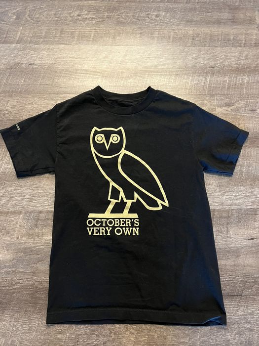 Octobers Very Own Ovo Owl Logo Tee (Black/Gold - size men’s small ...