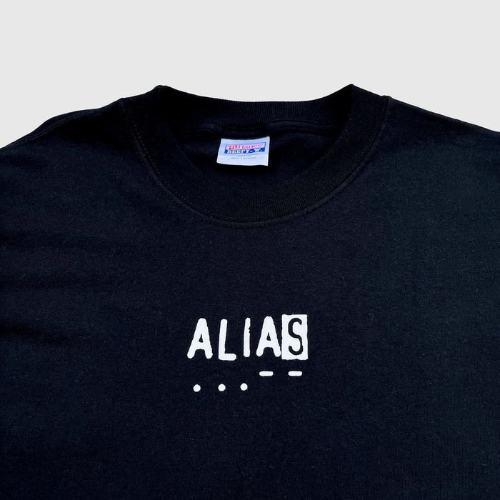 Vintage Alias 2001 Vintage Rare TV Series Logo Cast Crew T-Shirt | Grailed