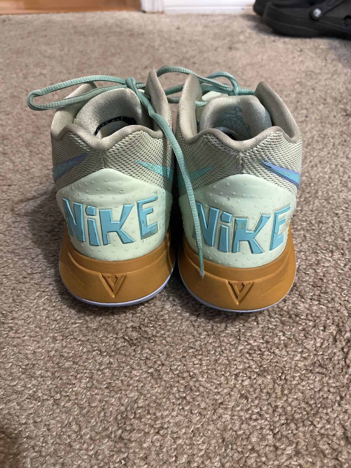 Nike Kyrie Spongebob Squidward Collab | Grailed