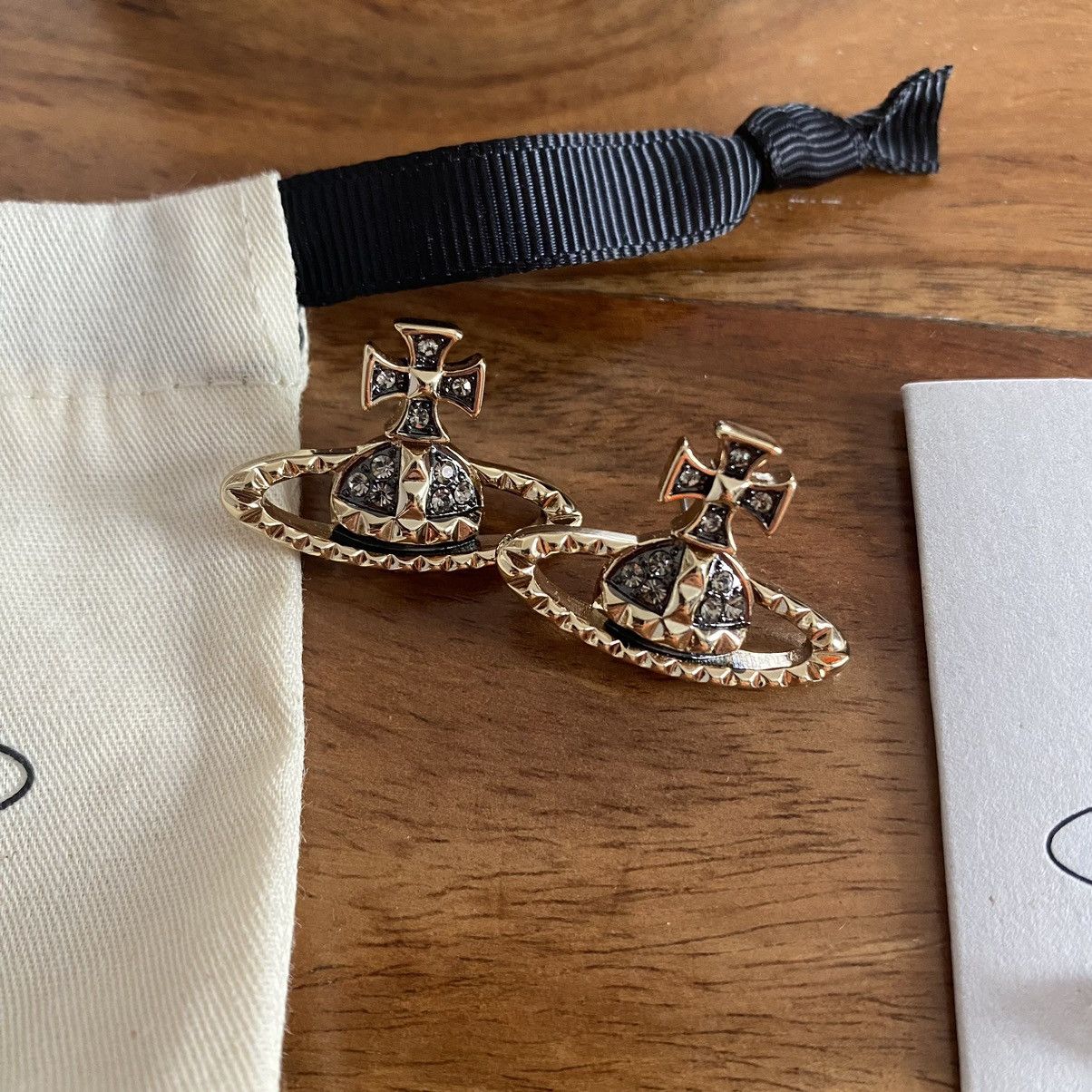 Vivienne westwood bumble bee earrings store