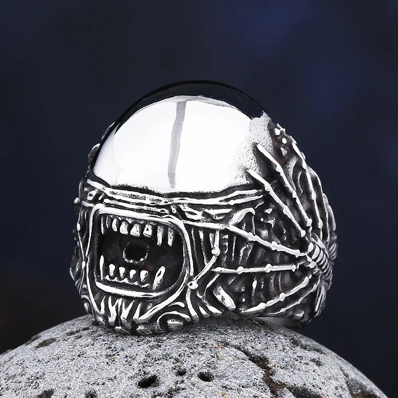 Vintage Smear Exaggerated Skull Head Ring | Grailed