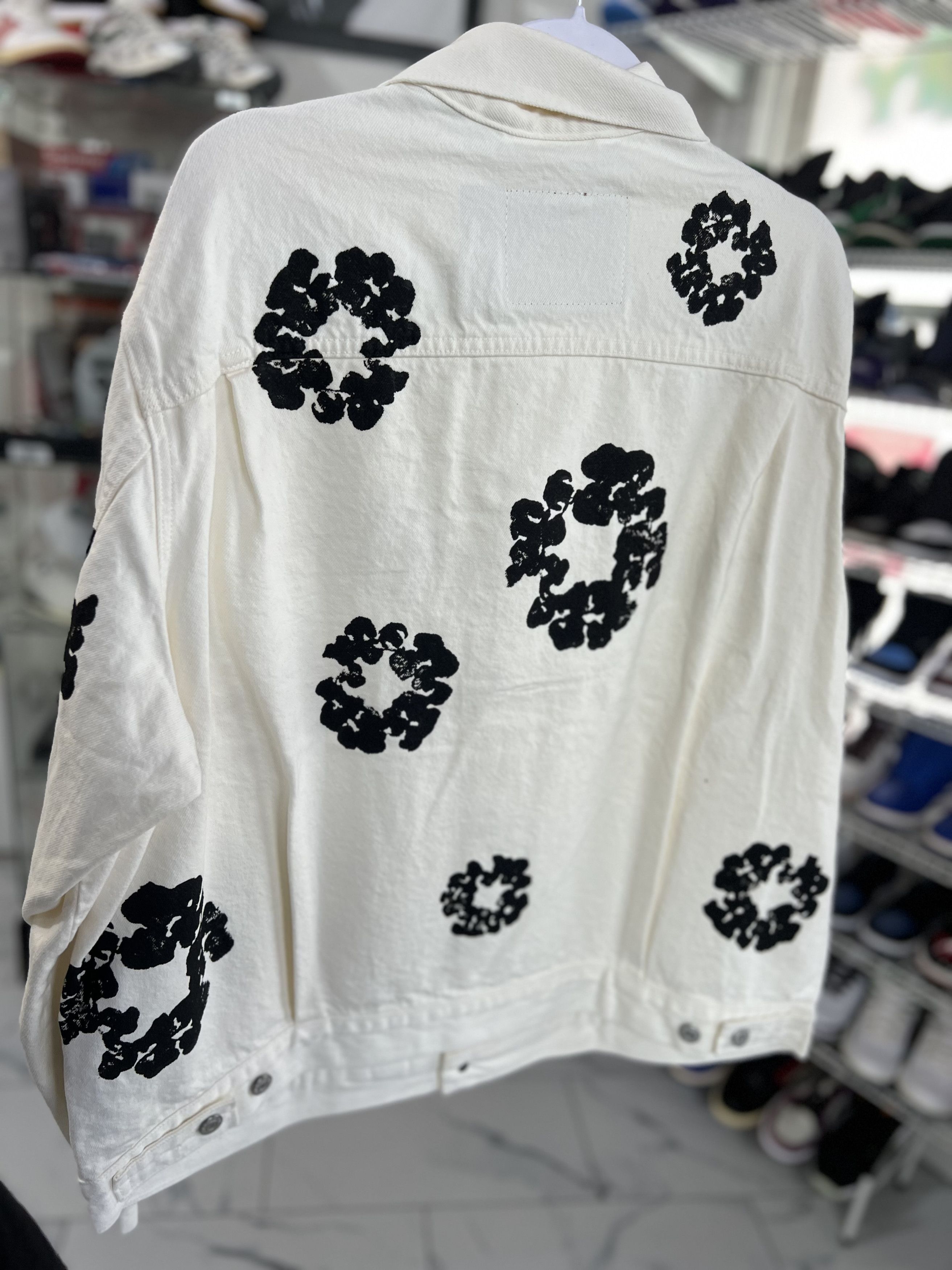 DENIM TEARS Denim Tears White/Black Cotton Wreath Jacket DENIM TEARS Denim Tears White/Black Cotton Wreath Jacket