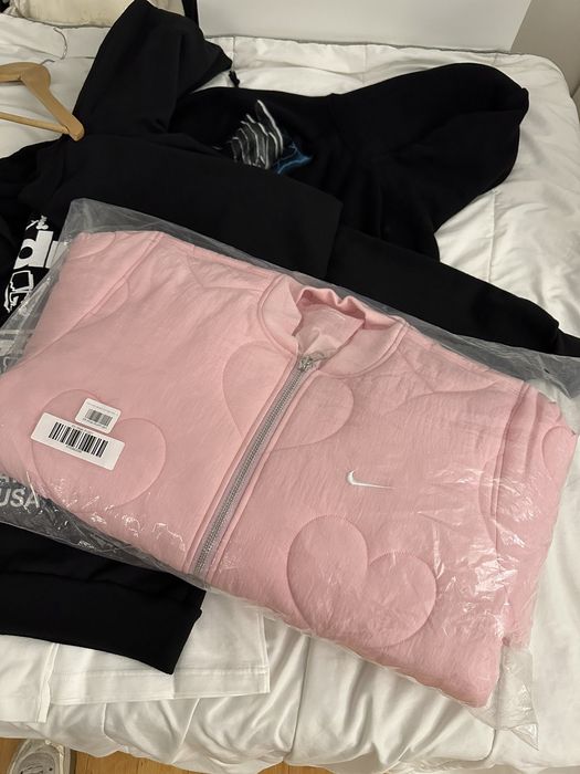 Nike F&F Drake x Nike Heart CLB Puffer Bomber Jacket pink | Grailed