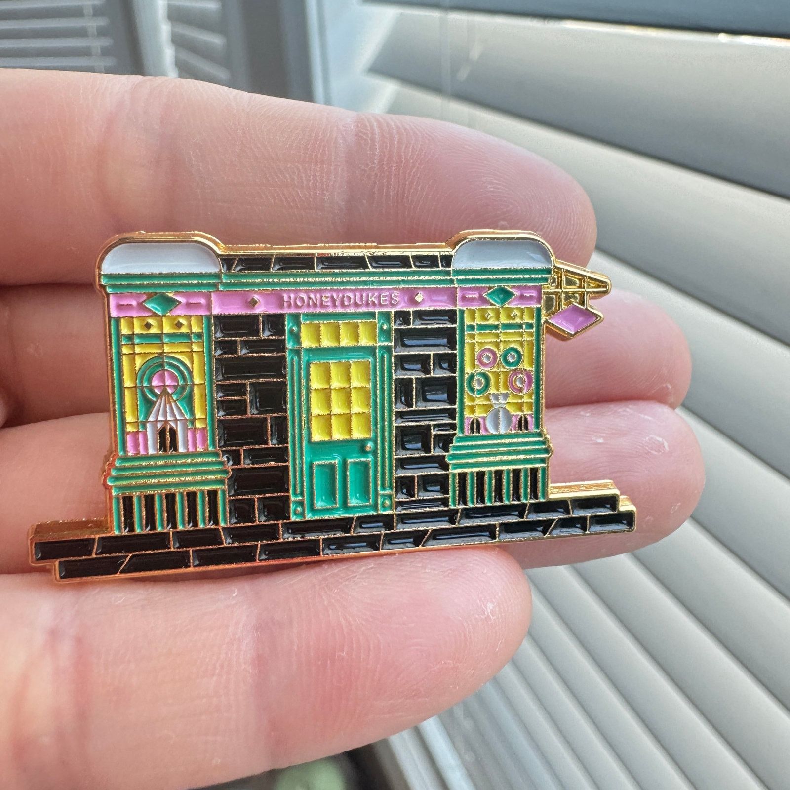Pins Harry Potter HoneyDukes Candy Store Enamel Pins 217-3 | Grailed