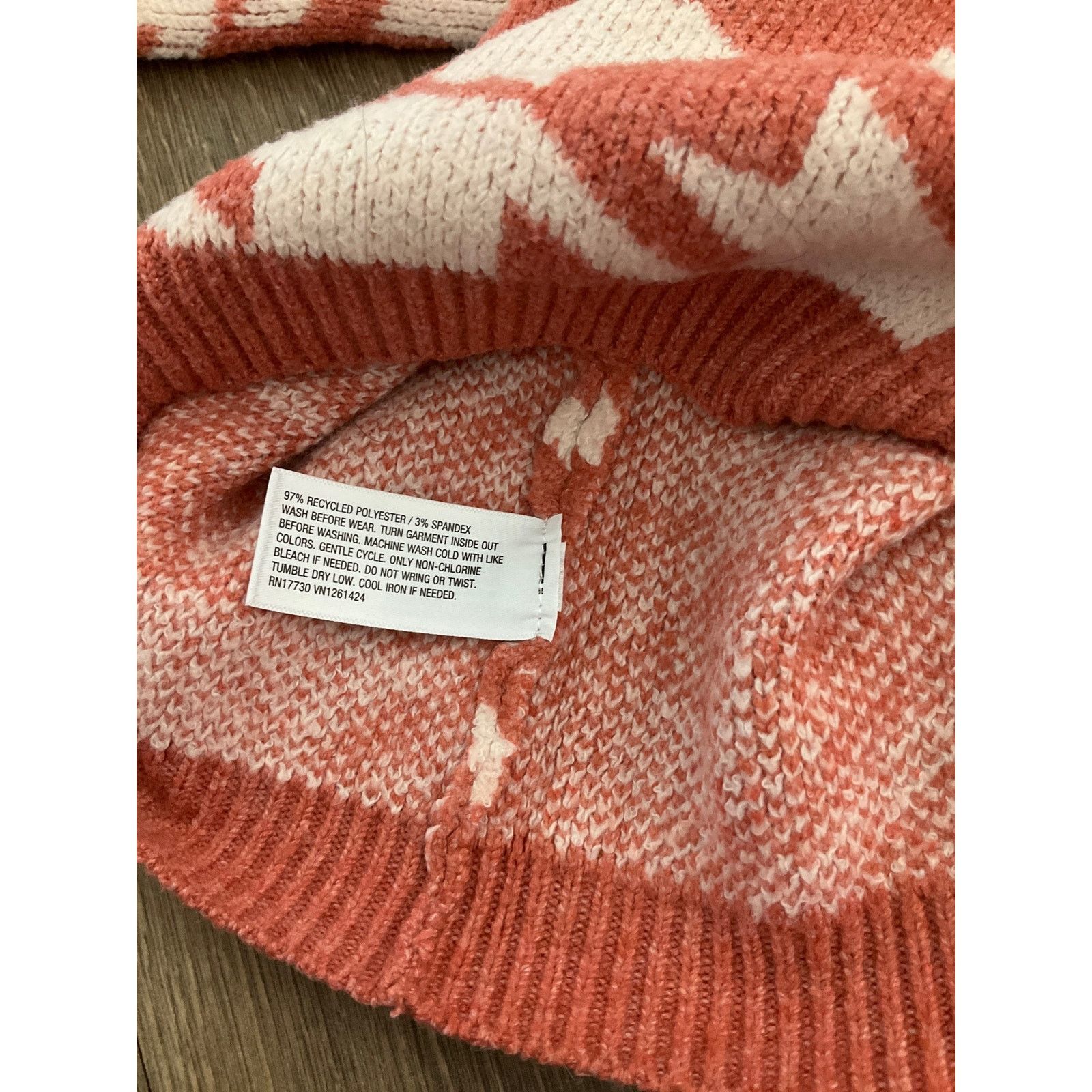 Target Basics Girls’ Art Class sweater, XL | Grailed