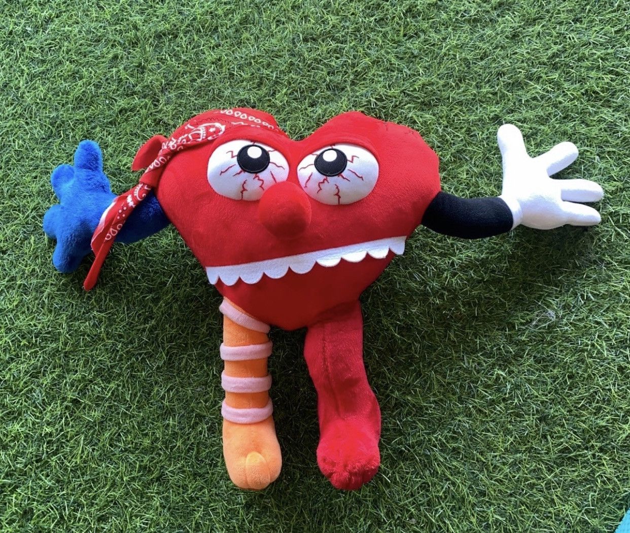 Glo Gang Thot Breaker Heart Glo Gang Stuffed Vinyl Plushie 11 inches ...