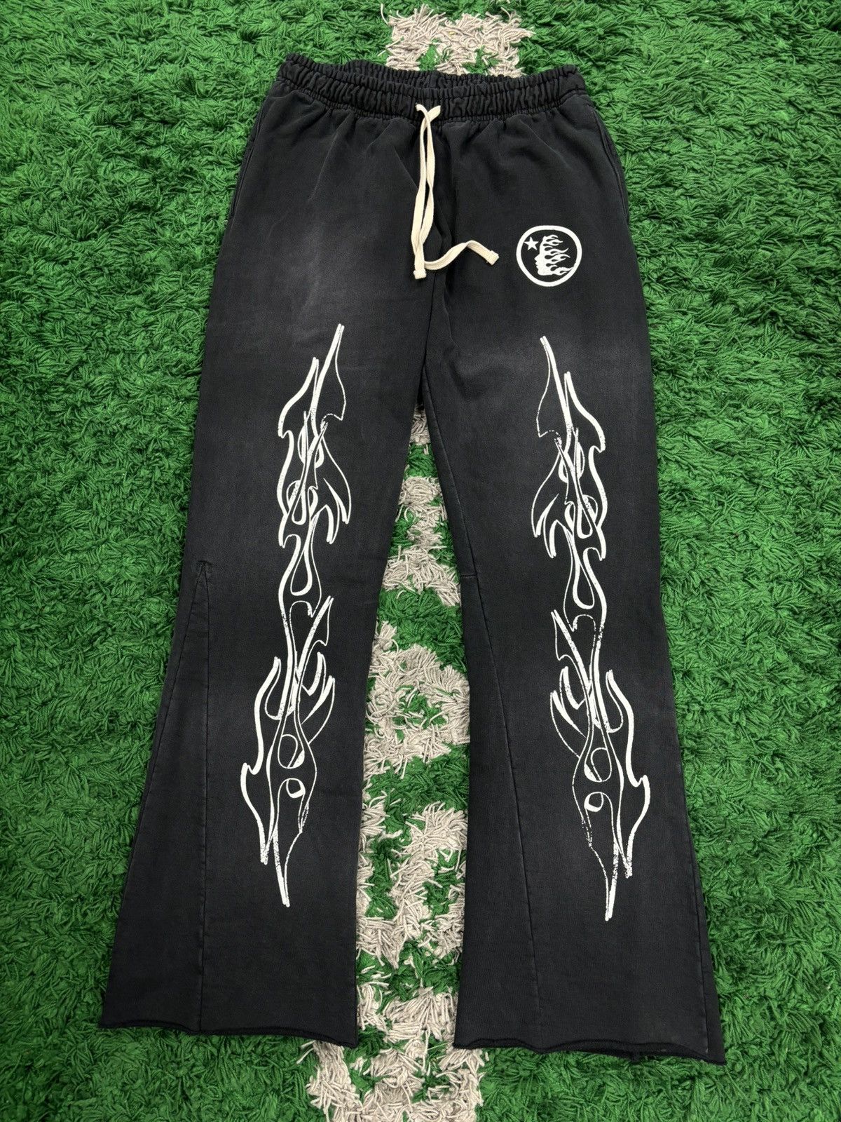 HELLSTAR Hellstar Flare Sweatpants X-Large Flame | Grailed HELLSTAR Hellstar Flare Sweatpants X-Large Flame | Grailed
