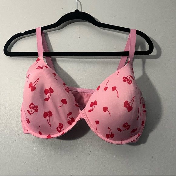 Victoria's Secret PINK Victoria’s Secret cherry front latch bra size ...