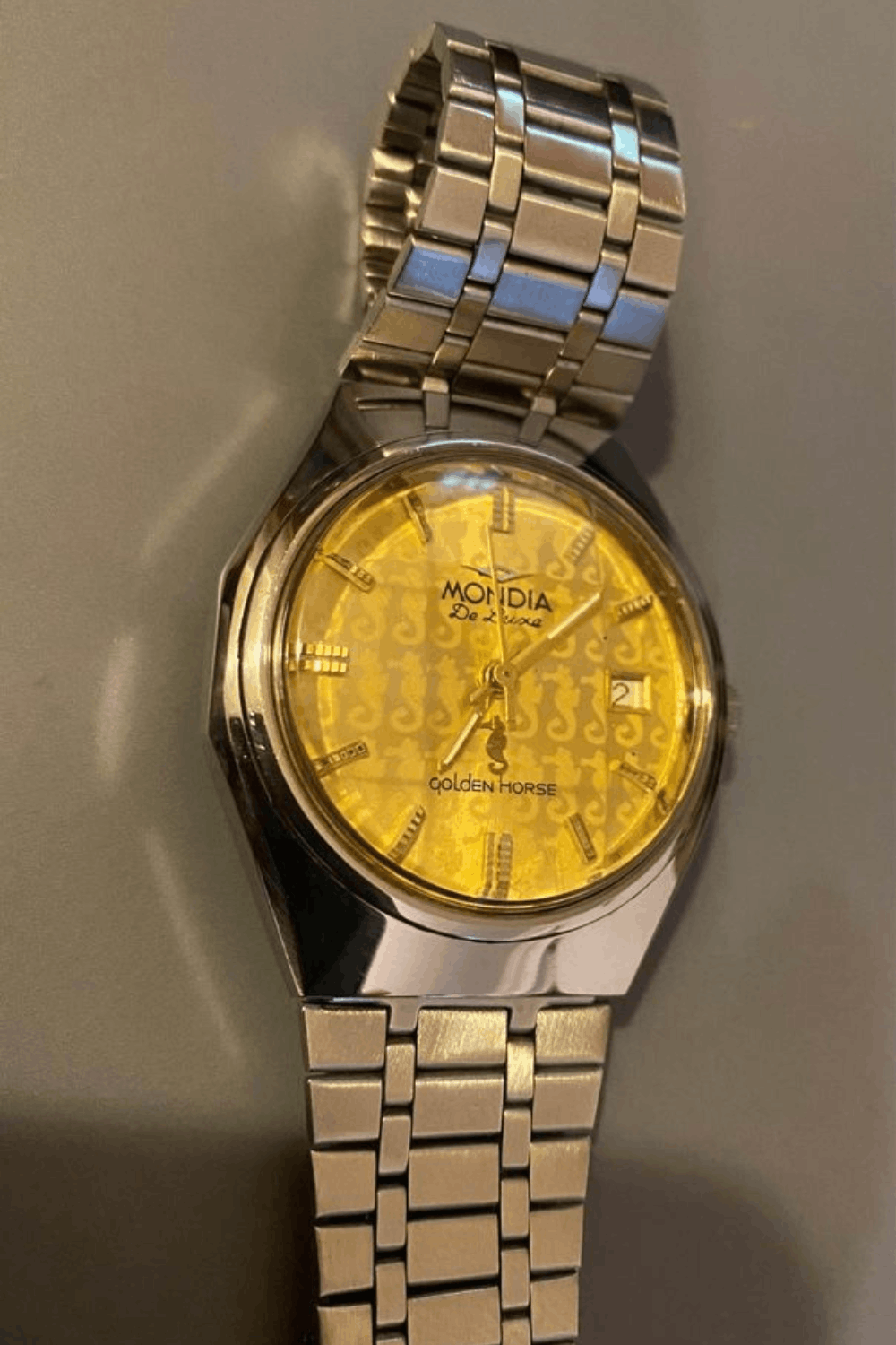 Vintage Authentic Mondia Golden Horse Hand Winding Men Vintage Watch ...