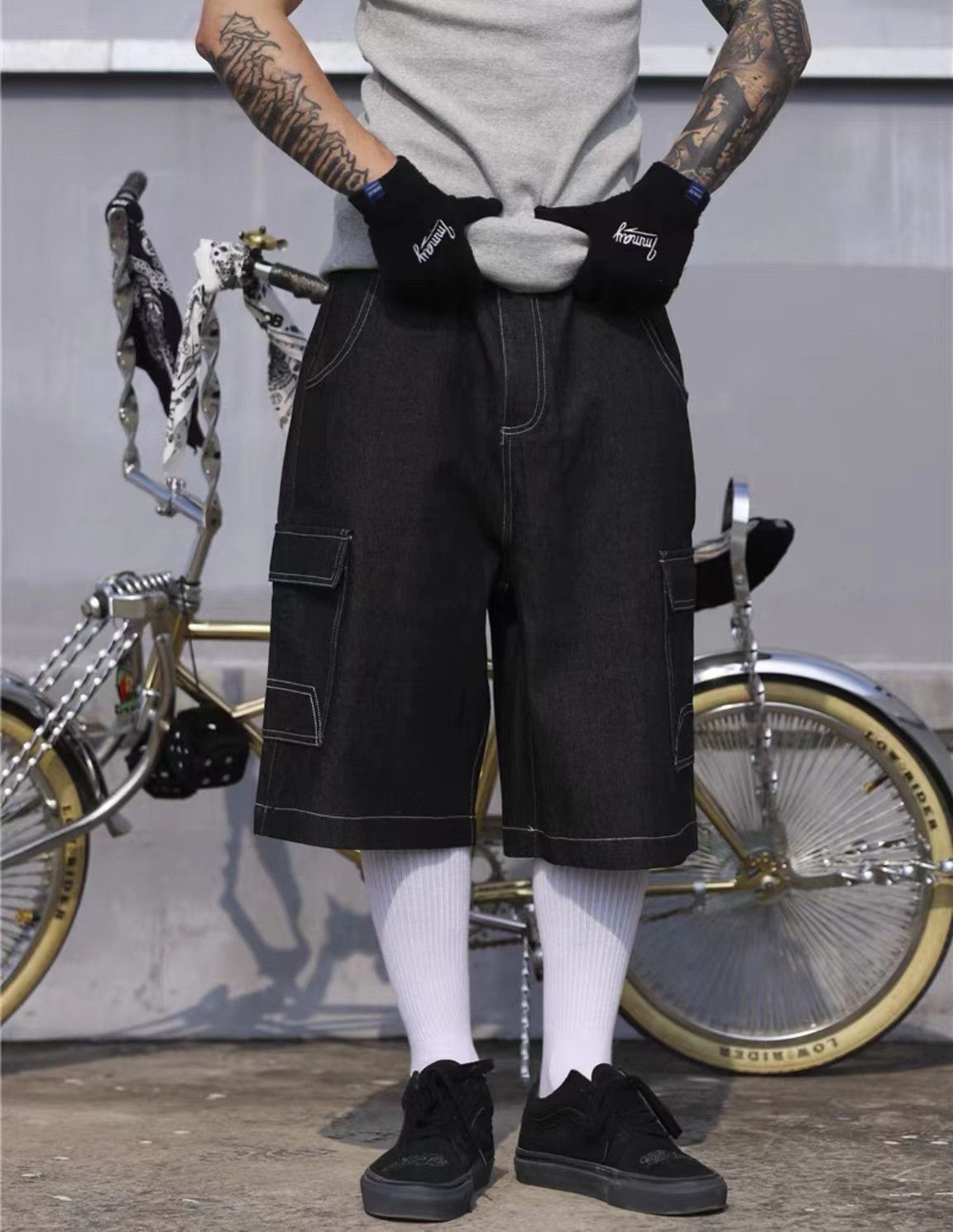 Jean × Streetwear Hip-hop embroidered over-the-knee baggy denim shorts ...