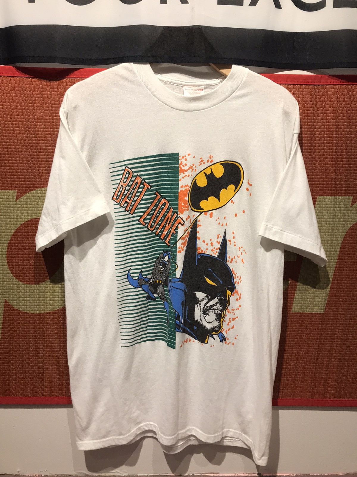 Batman × Dc Comics × Vintage 1980s vintage retro single stitch DC comic ...