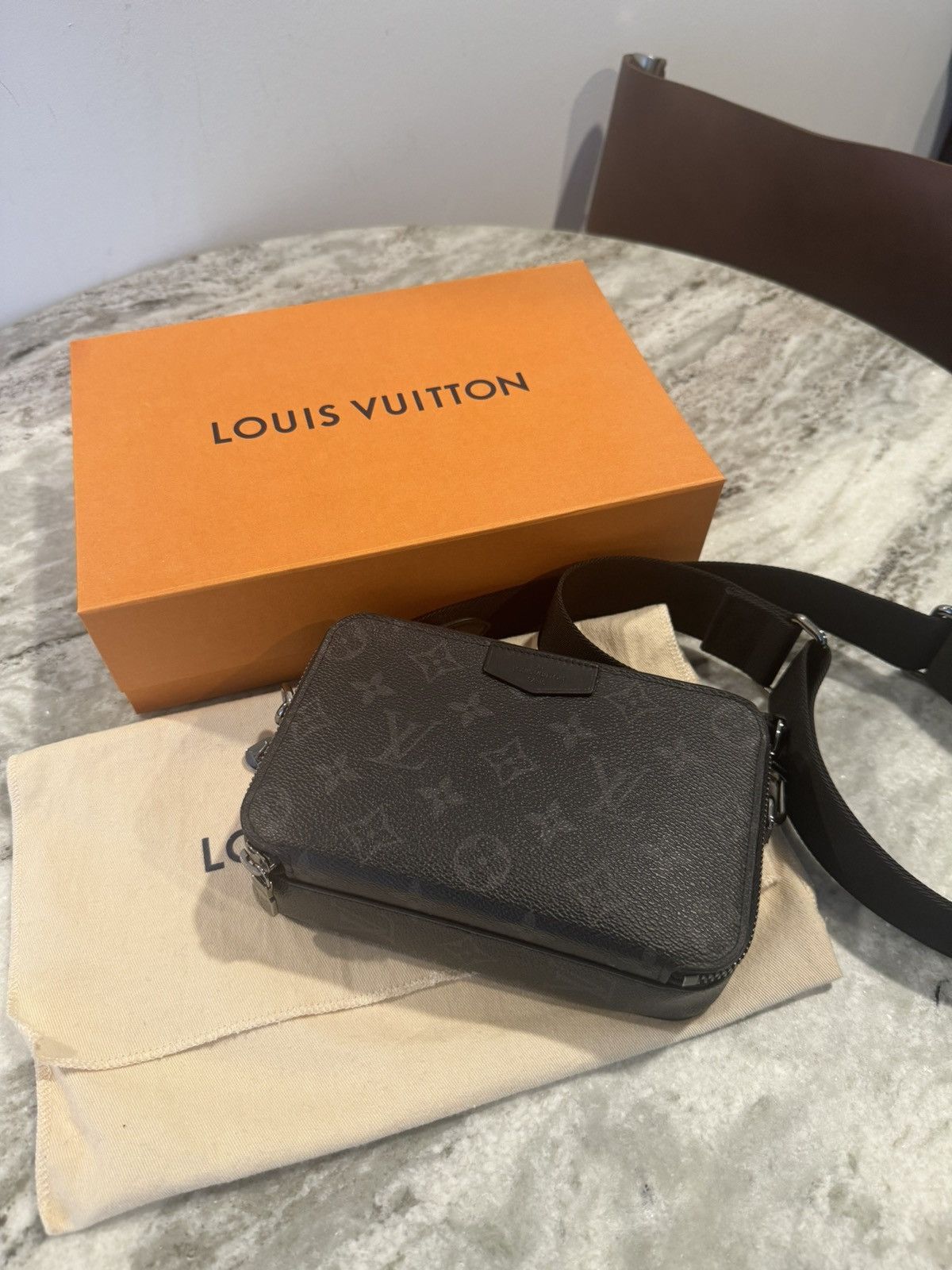 Louis Vuitton Louis Vuitton Alpha Wearable Wallet | Grailed