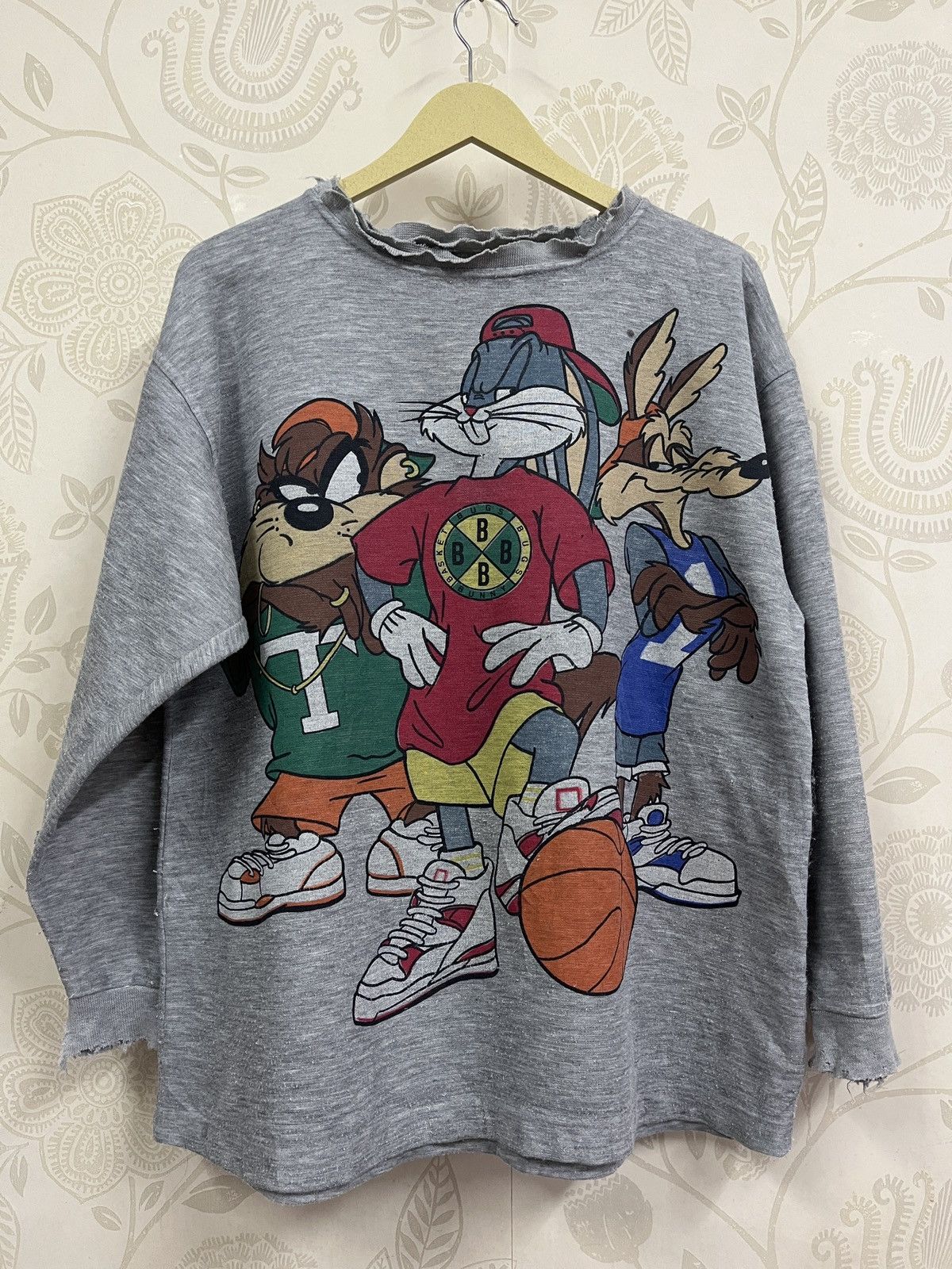 Cartoon Network × Made In Usa × Vintage Thrashed Bugs Bunny Tazmania ...