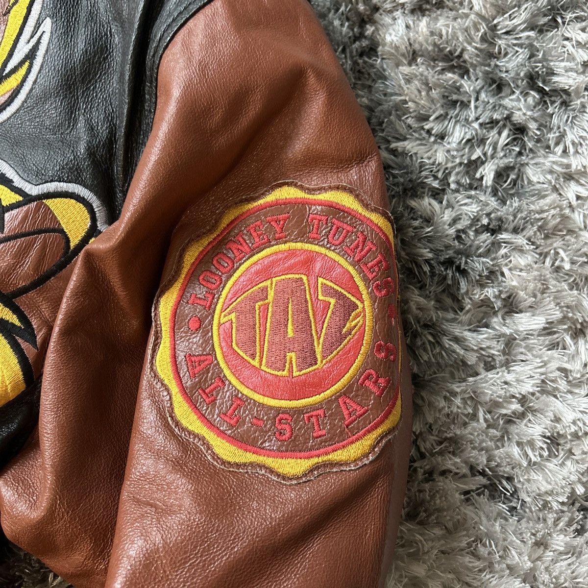 Vintage Vintage Taz Leather Jacket Y2K Looney Tunes Tasmanian Devil ...