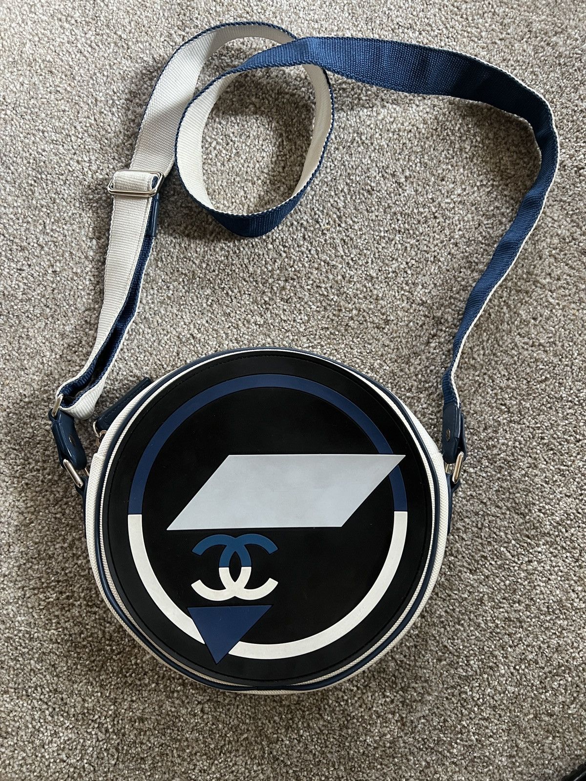 Chanel Chanel Circle Canteen Round Crossbody Bag | Grailed