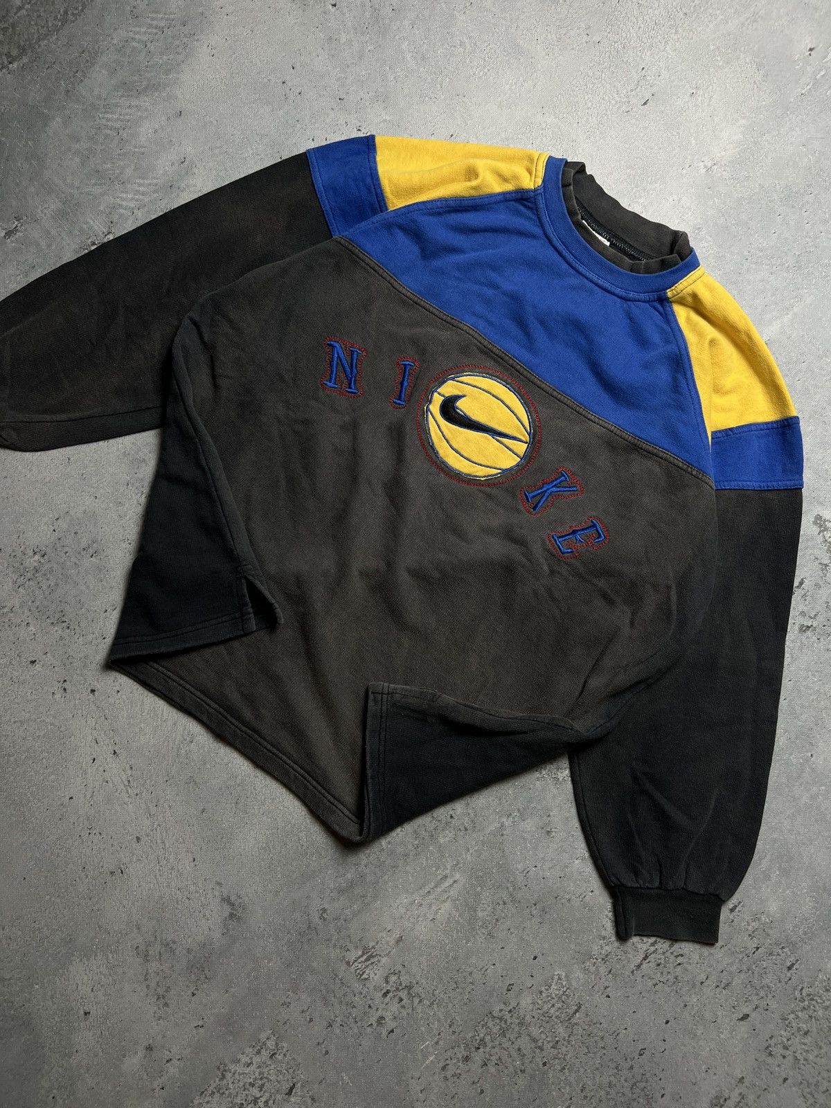 Nike × Nike ACG × Vintage Nike vintage central logo central swoosh ...