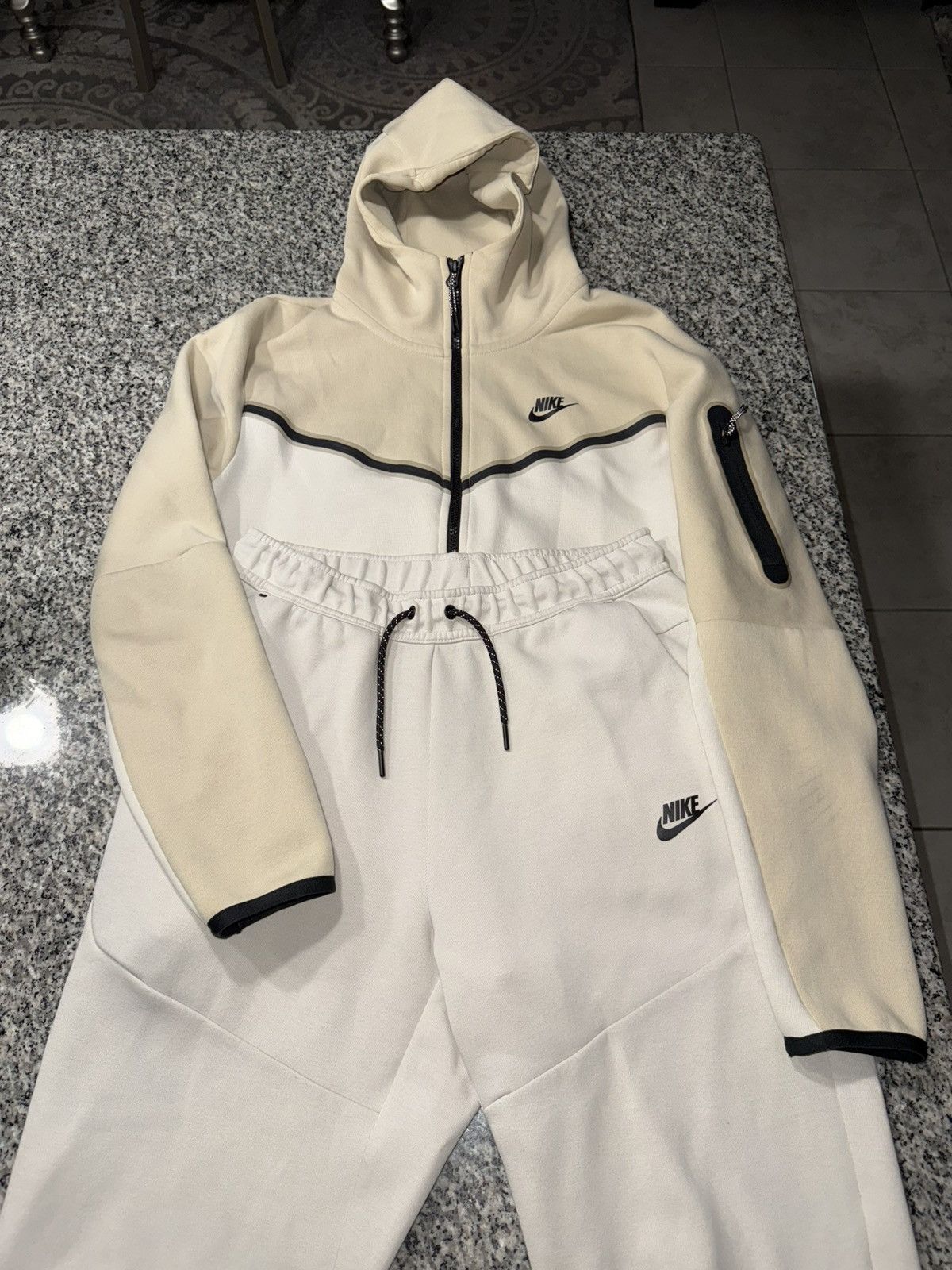 Nike × Streetwear Nike tech fleece suit in beige/ cream | Grailed