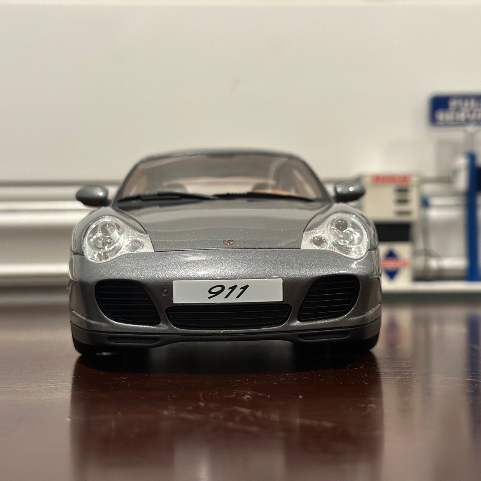 Porsche Design GT SPIRIT 1/18 Porsche 911 Carerra 4s (Limited Edition ...