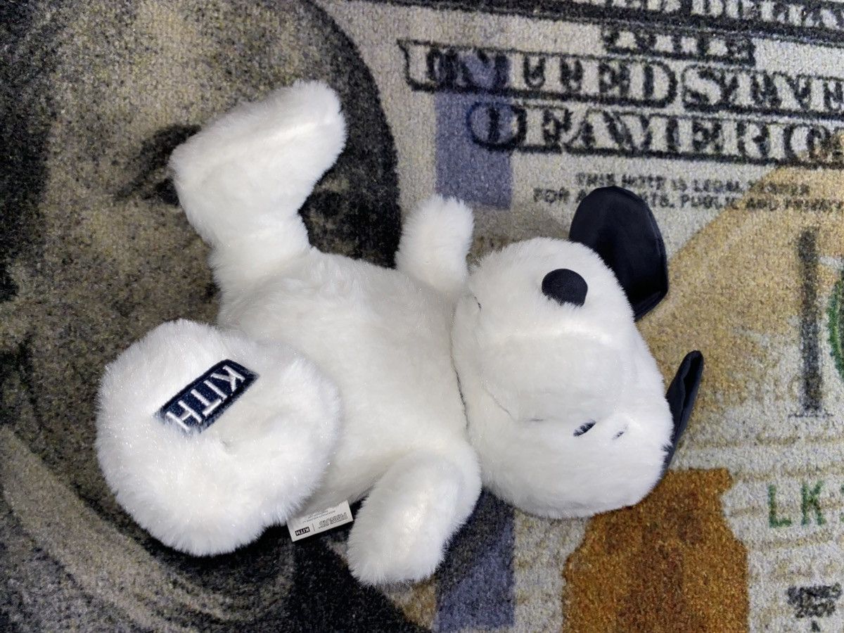 Kith × Peanuts Kith x Peanuts Snoopy Plush | Grailed