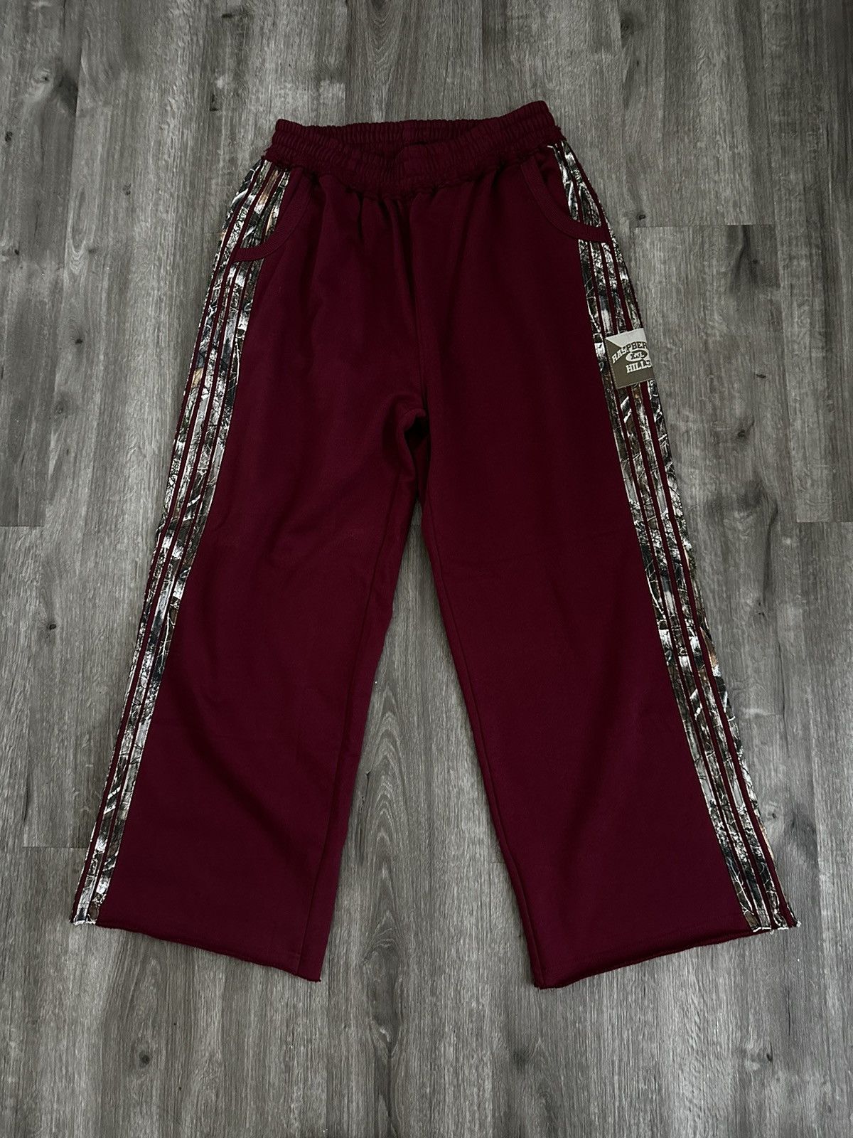 Streetwear Raspberry Hills John Deere Red Realtree Camo Sweatpants ...