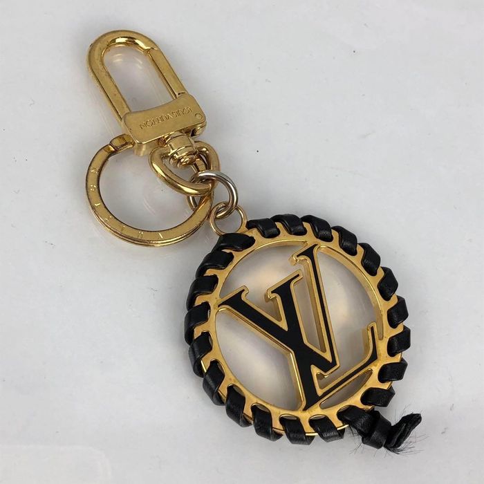 Louis Vuitton $520 LOUIS VUITTON M63082 LV circle Porte Cles-Berry ...