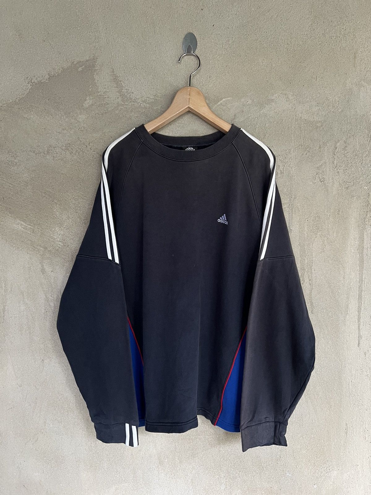 Adidas Adidas Small Logo Sweatshirt | Grailed