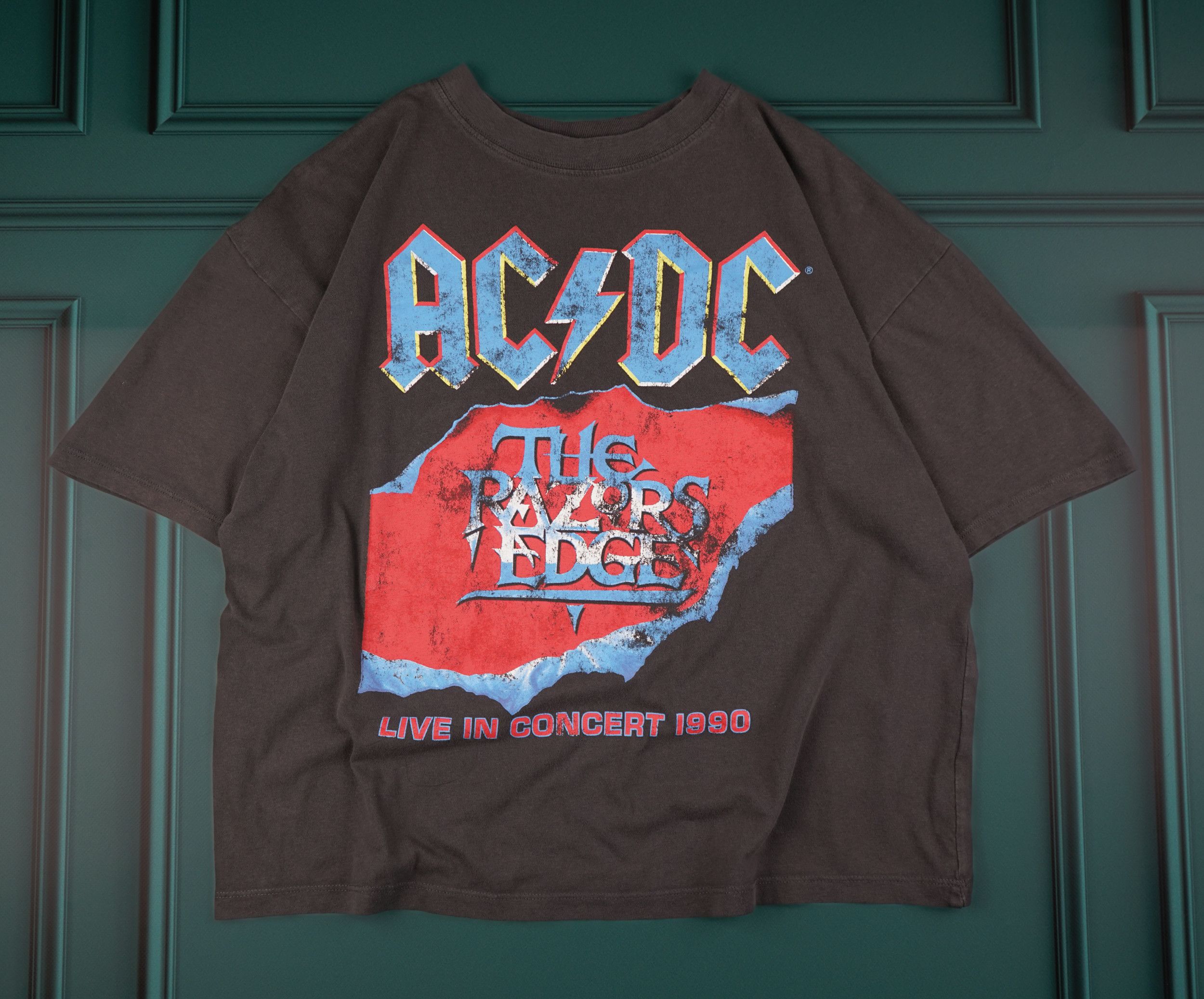 Band Tees × Rock T Shirt × Vintage early 2000s ACDC Razors Edge 1990 ...
