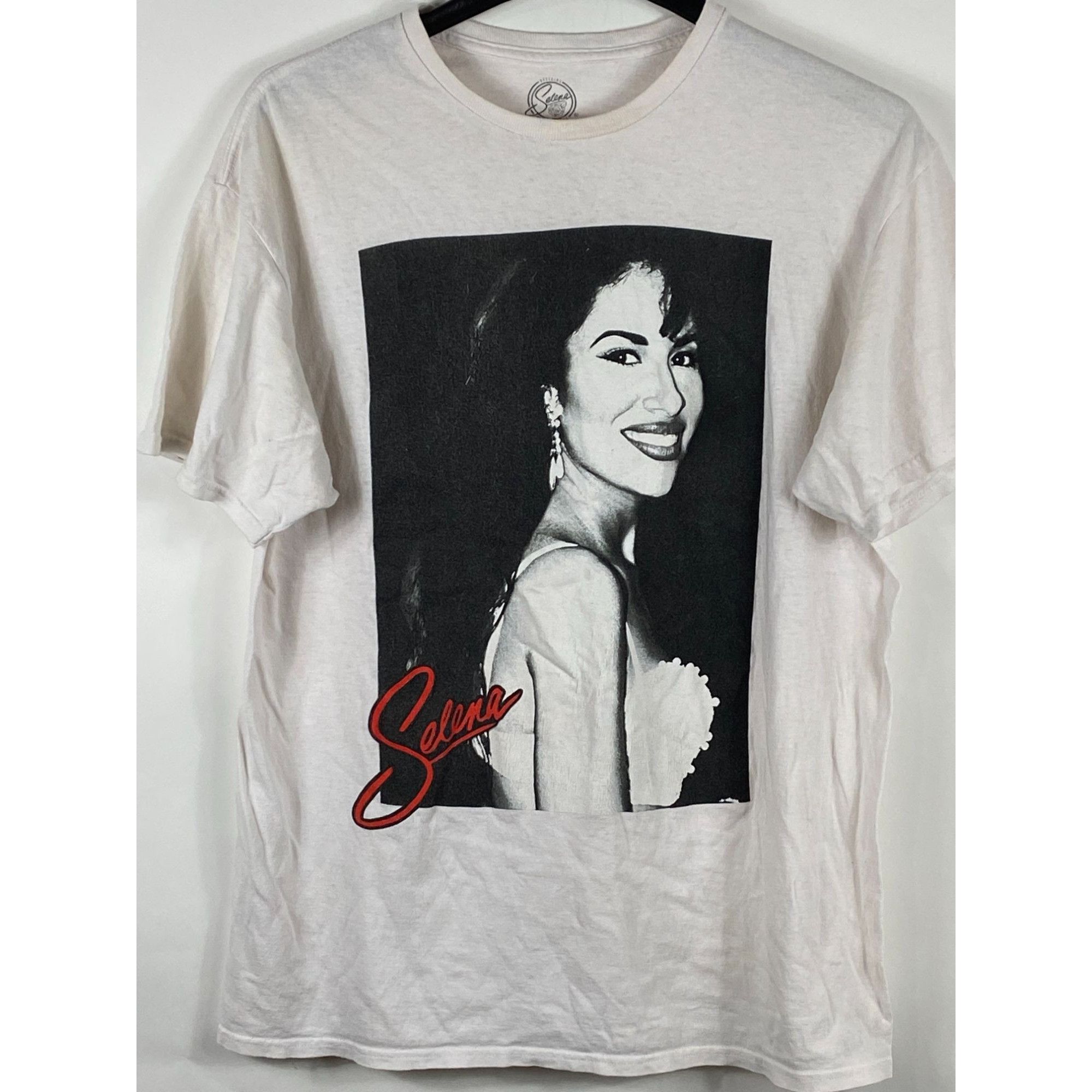 Vintage Vintage Official Merchandise of Selena Quintanilla Graphic T ...