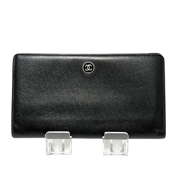 Chanel Chanel Coco button wallet | Grailed