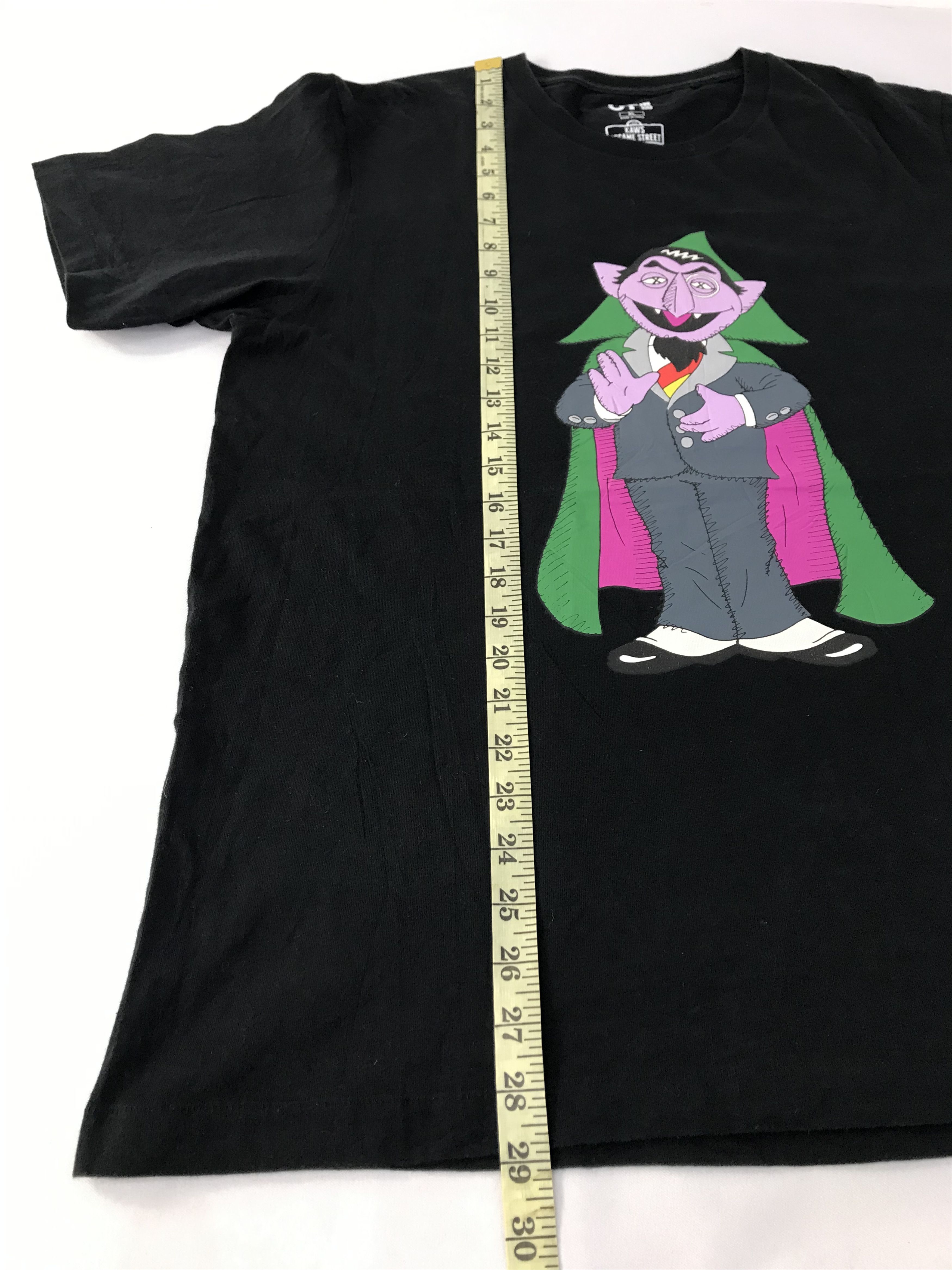 Hype × Kaws × Streetwear Kaws Sesame Street Von Count Dracula Muppet ...