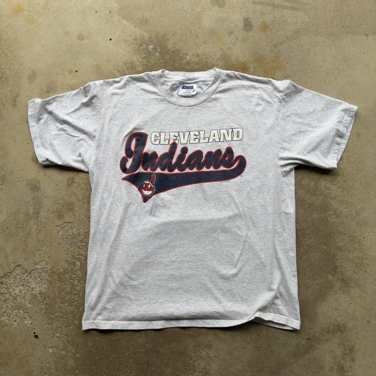 Vintage VINTAGE 90s MLB CLEVELAND INDIANS CHIEF WAHOO LOGO TEE XL | Grailed