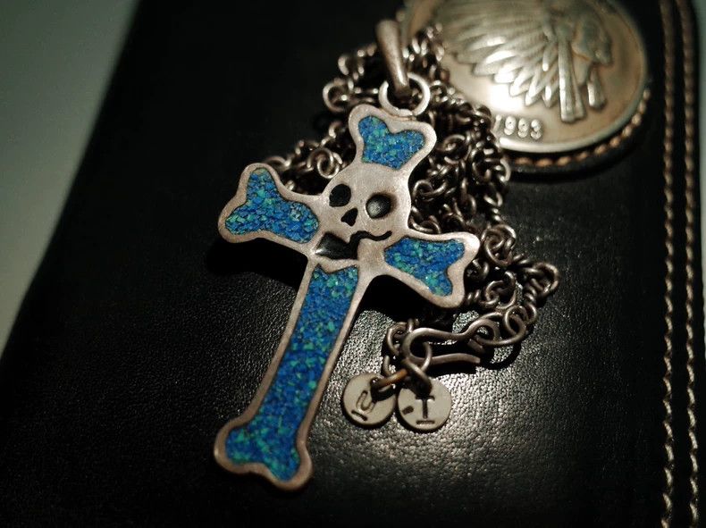 Undercover Undercover x Trash Co branded Sapphire Skull Cross Necklace ...