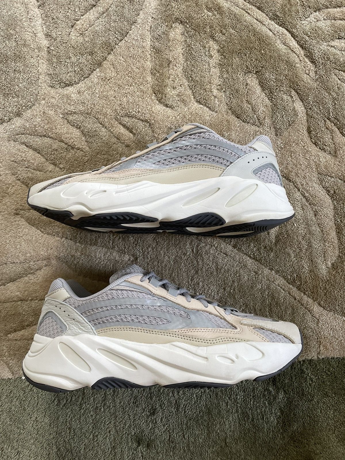 Adidas Yeezy 700 V2 Cream | Grailed