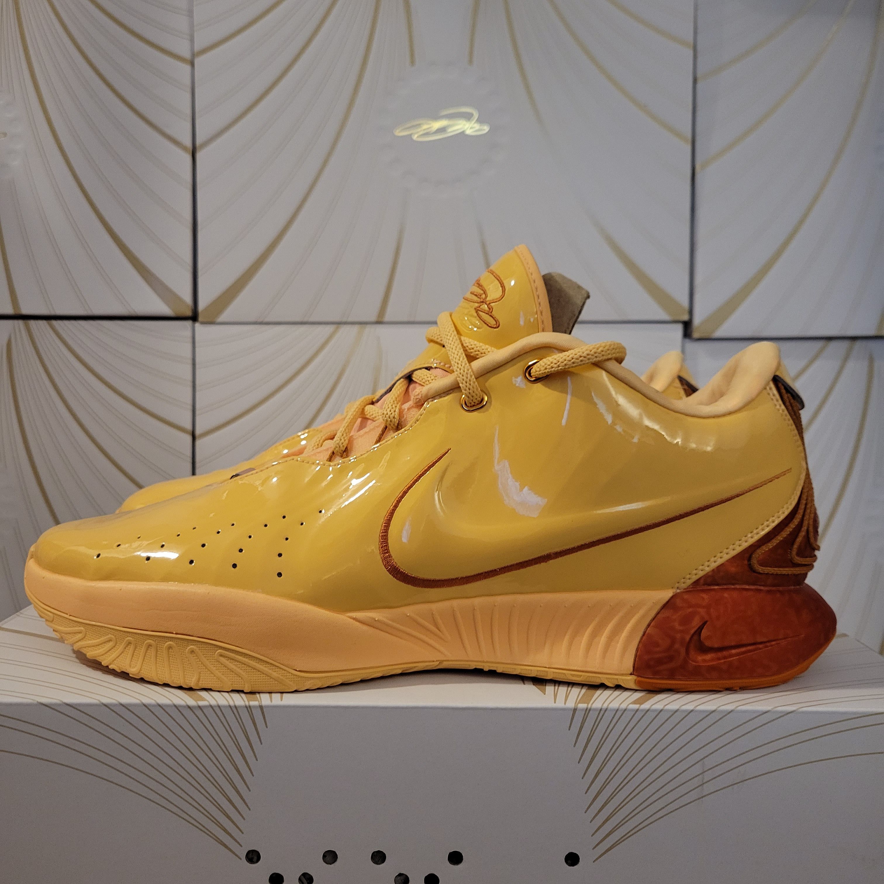 Nike Nike LeBron 21 XXI - Melo Melo/Dragon Pearl/US Size 15 | Grailed