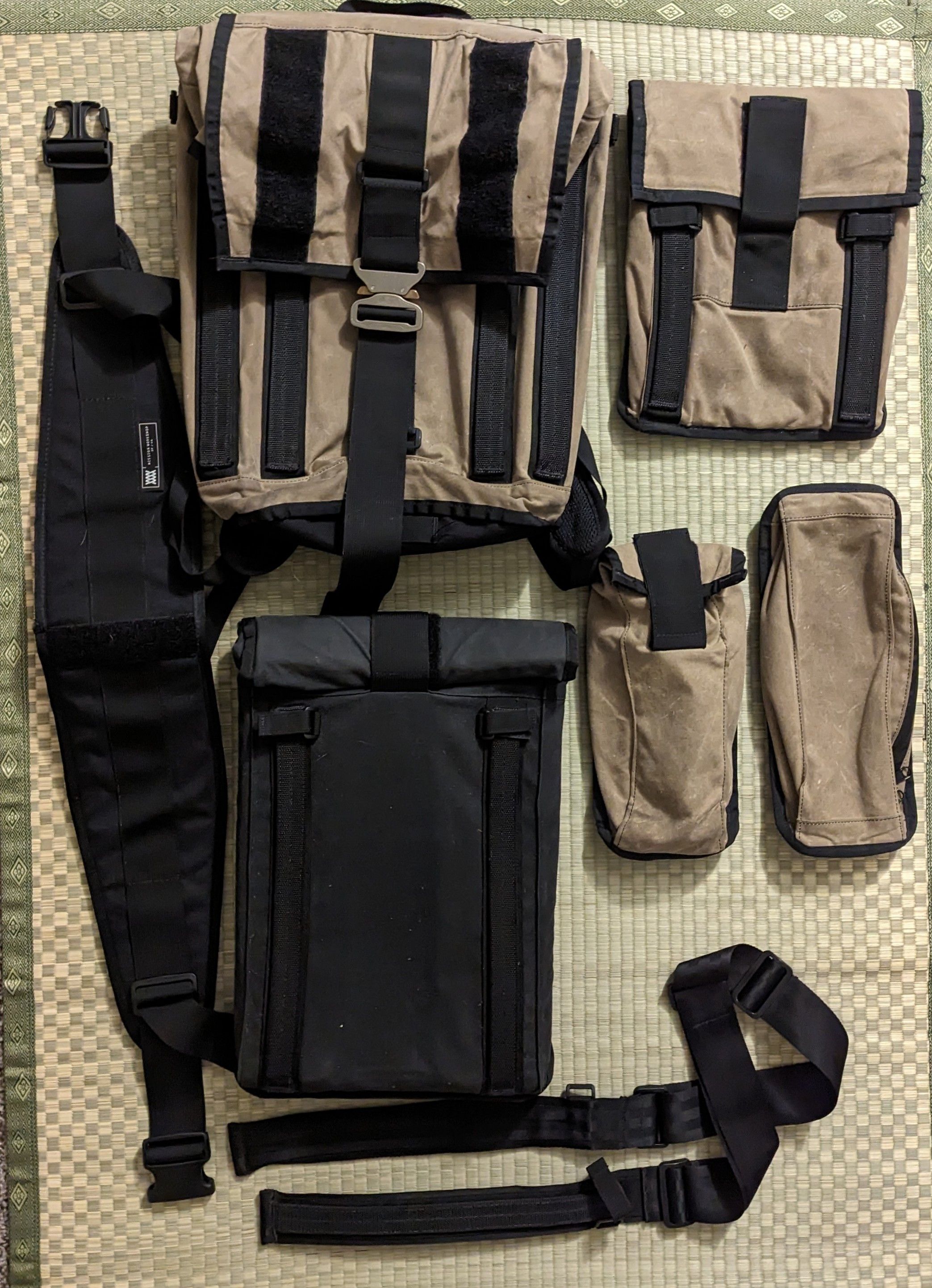 Mission Workshop LOADED Mission Workshop R6 20L Arkiv Field Pack Waxed ...