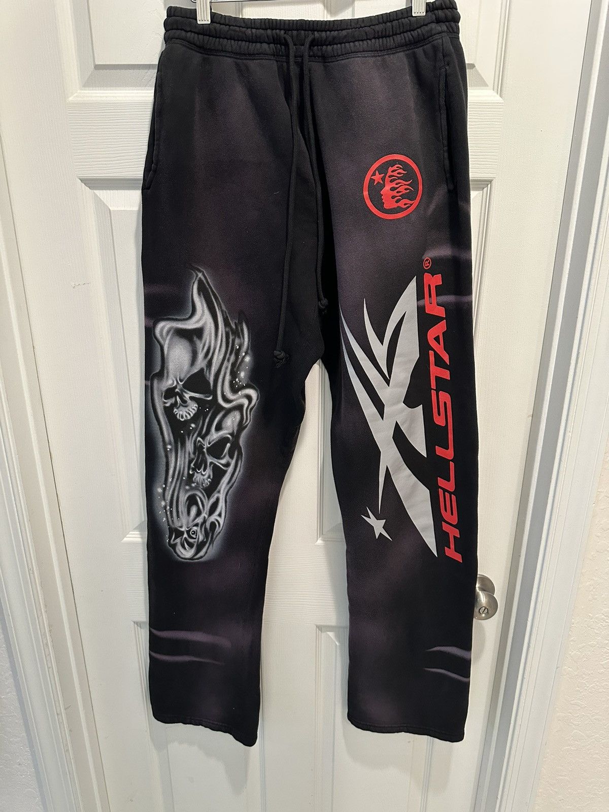 HELLSTAR HELLSTAR Airbrushed Skull Sweatpants | Grailed