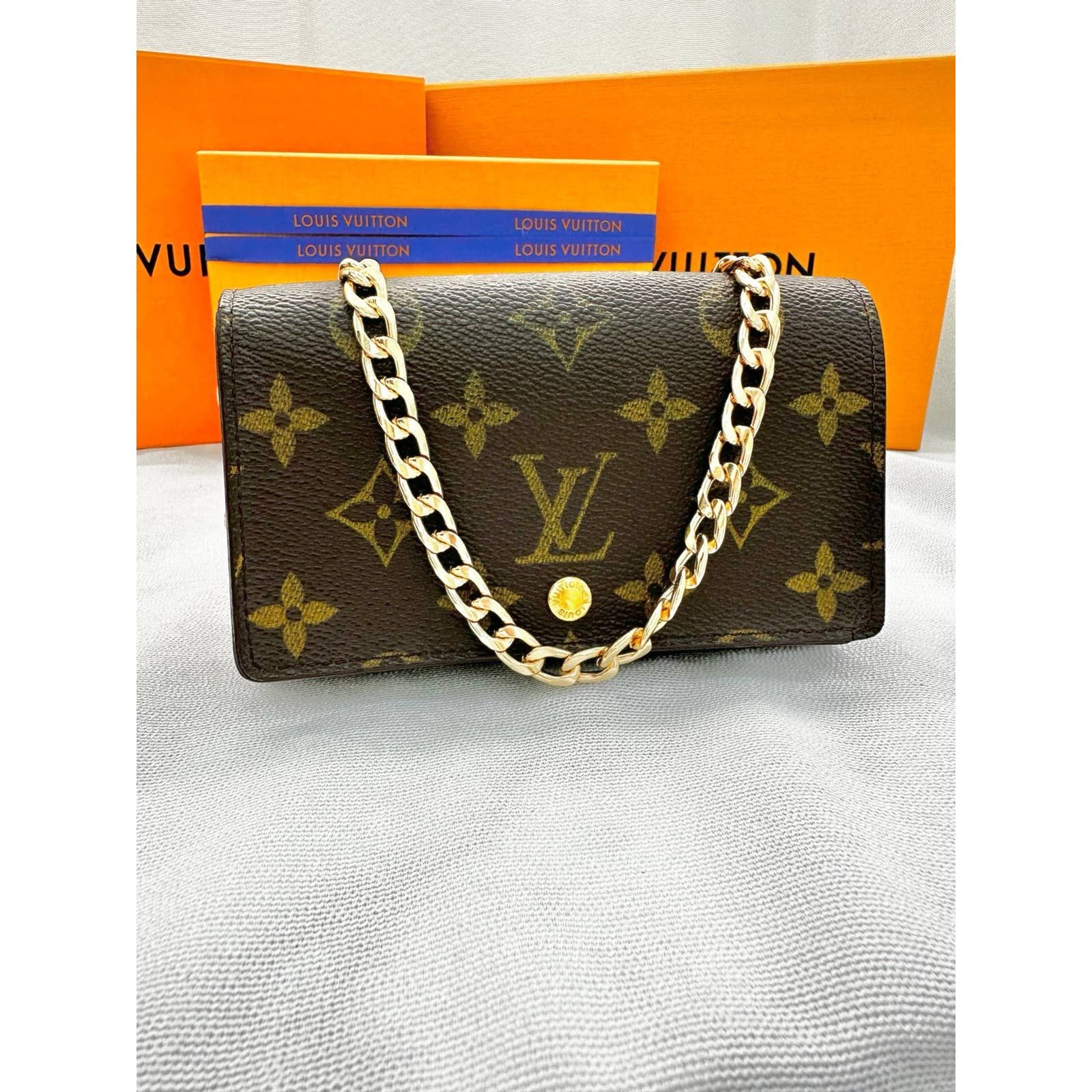 Louis Vuitton Louis Vuitton Crossbody Wallet | Grailed