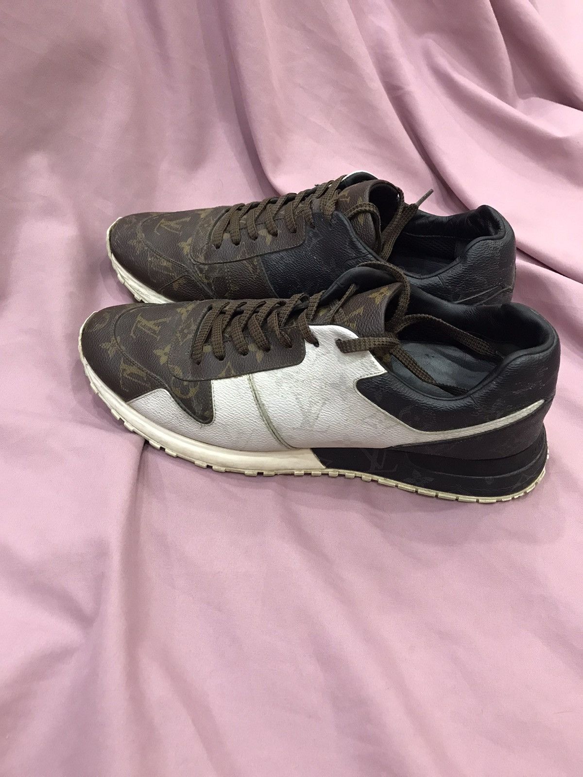 Louis Vuitton LOUIS VUITTONS RUN AWAY LOW TOP SNEAKERS BM 1138 | Grailed