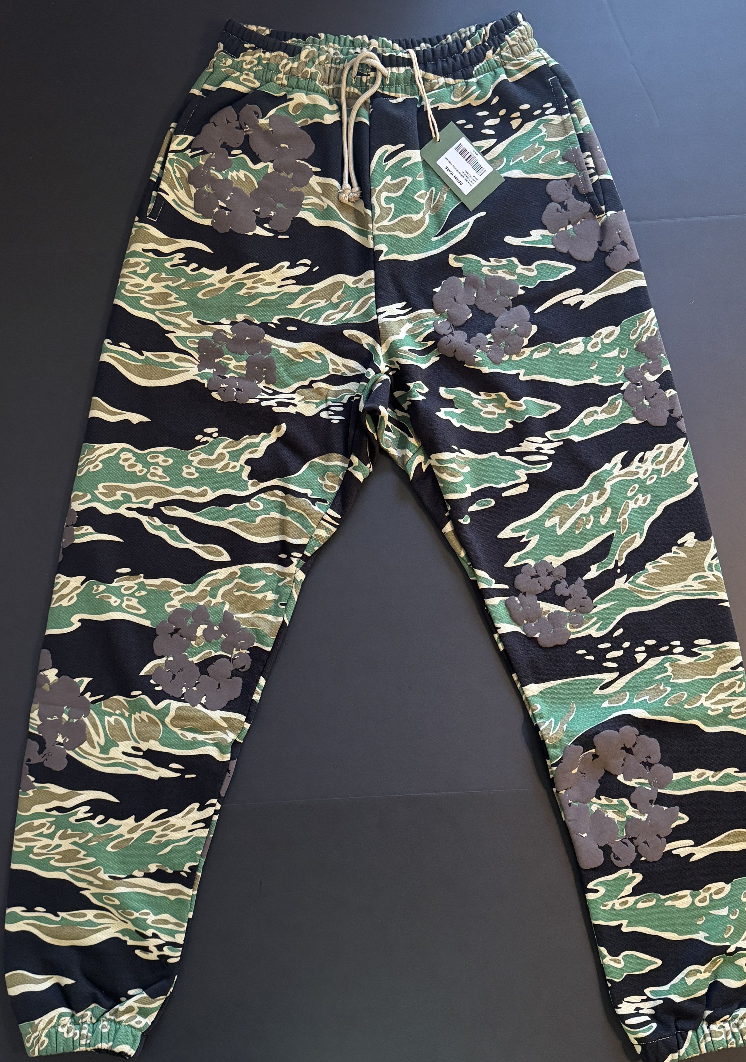 DENIM TEARS Denim tears Green Camo Wreath Sweatpants | Grailed