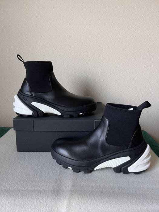 1017 ALYX 9SM 1017 Alyx 9SM Leather Mid Boot with SKX Sole in Black ...