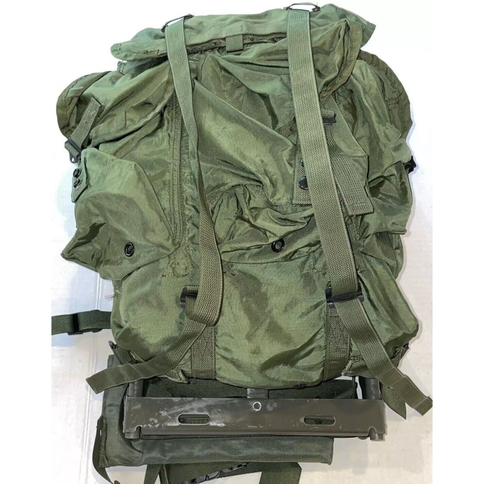 Arctic Army US Army Green Nylon Combat Field Pack - Med. w/ Frame | Grailed